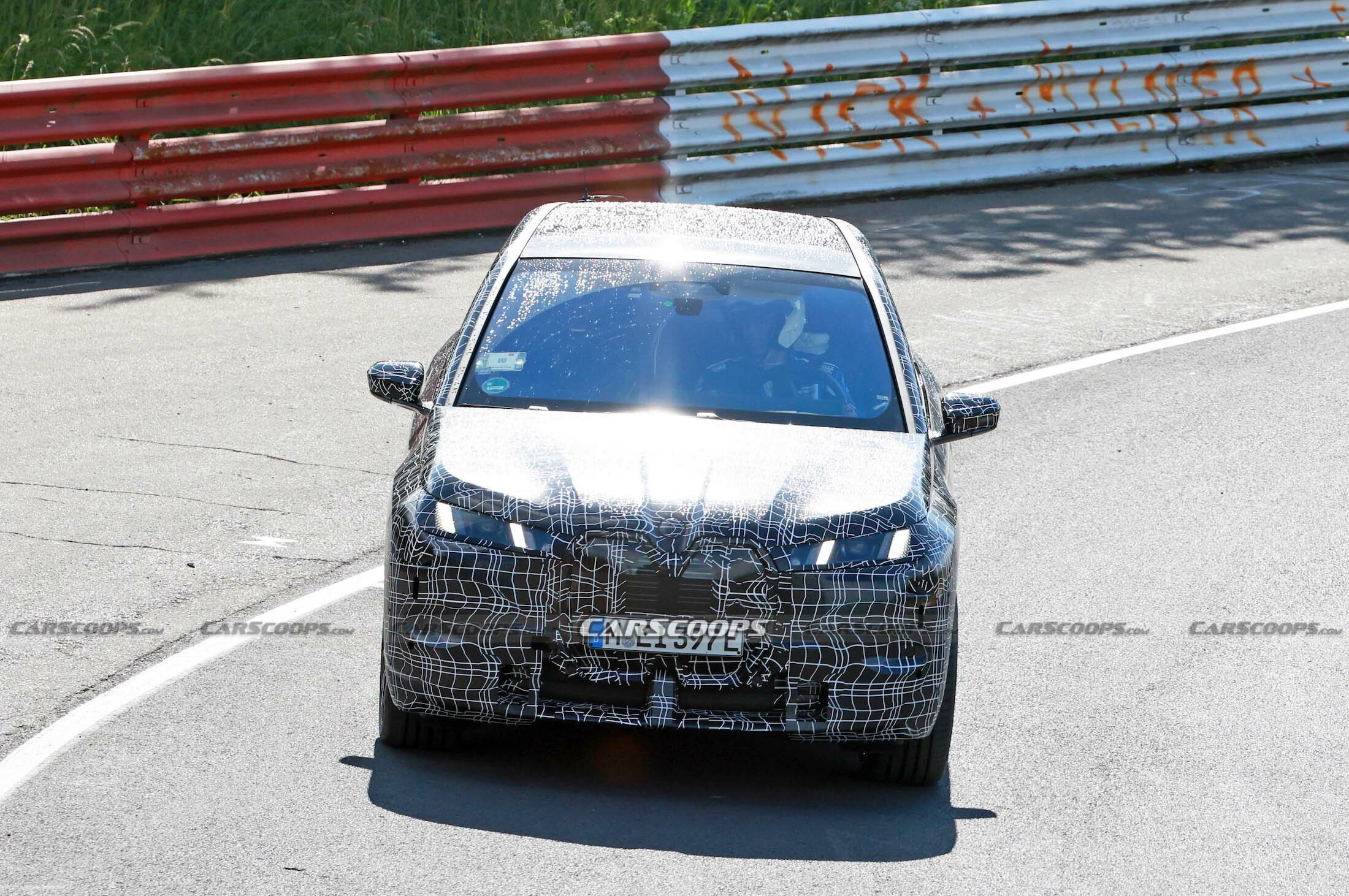 BMW iX M60 Promoted To M70 In Mid-Life Refresh That Adds Glowing Grille ...