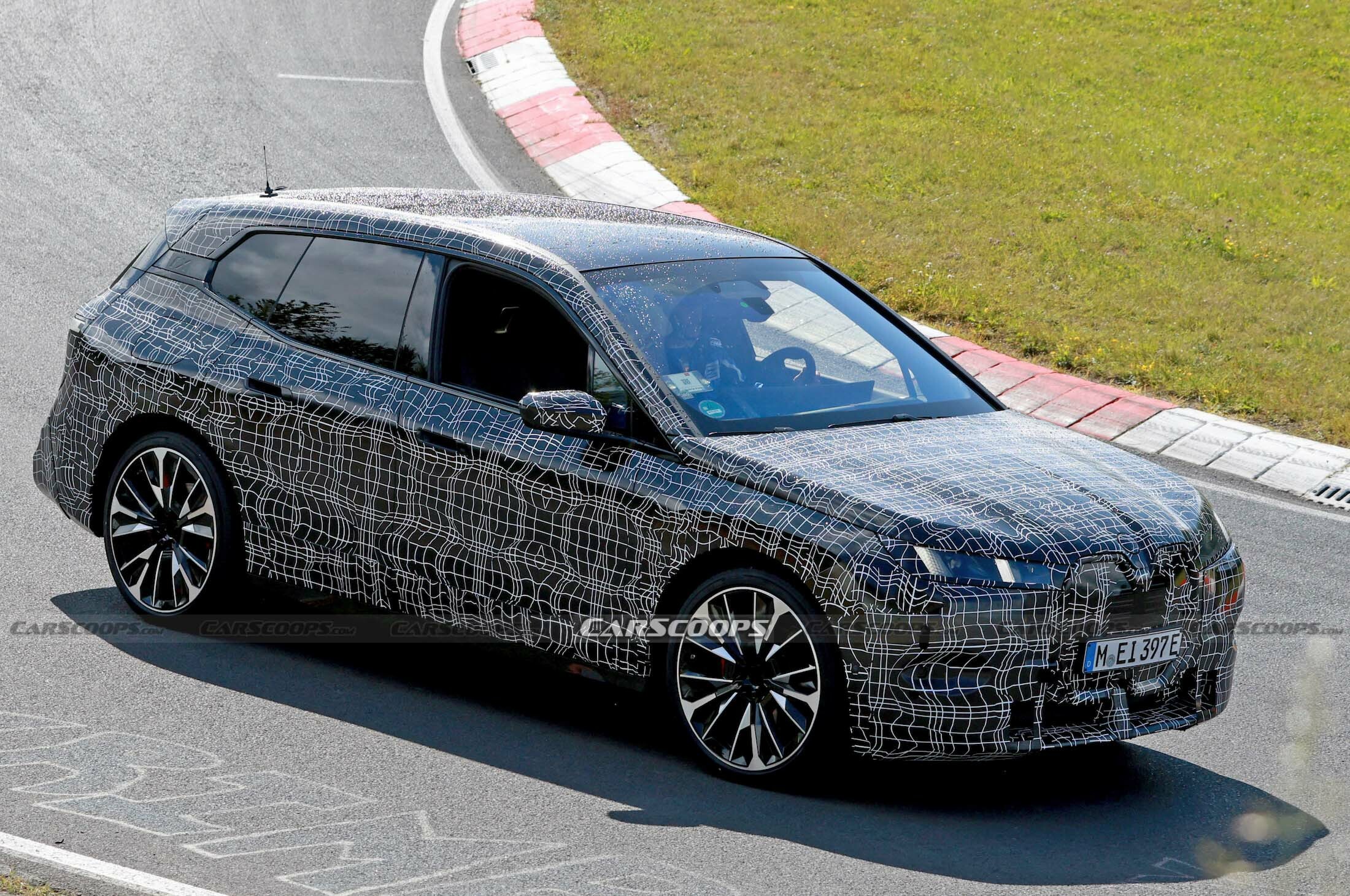 BMW iX M60 Promoted To M70 In Mid-Life Refresh That Adds Glowing Grille ...