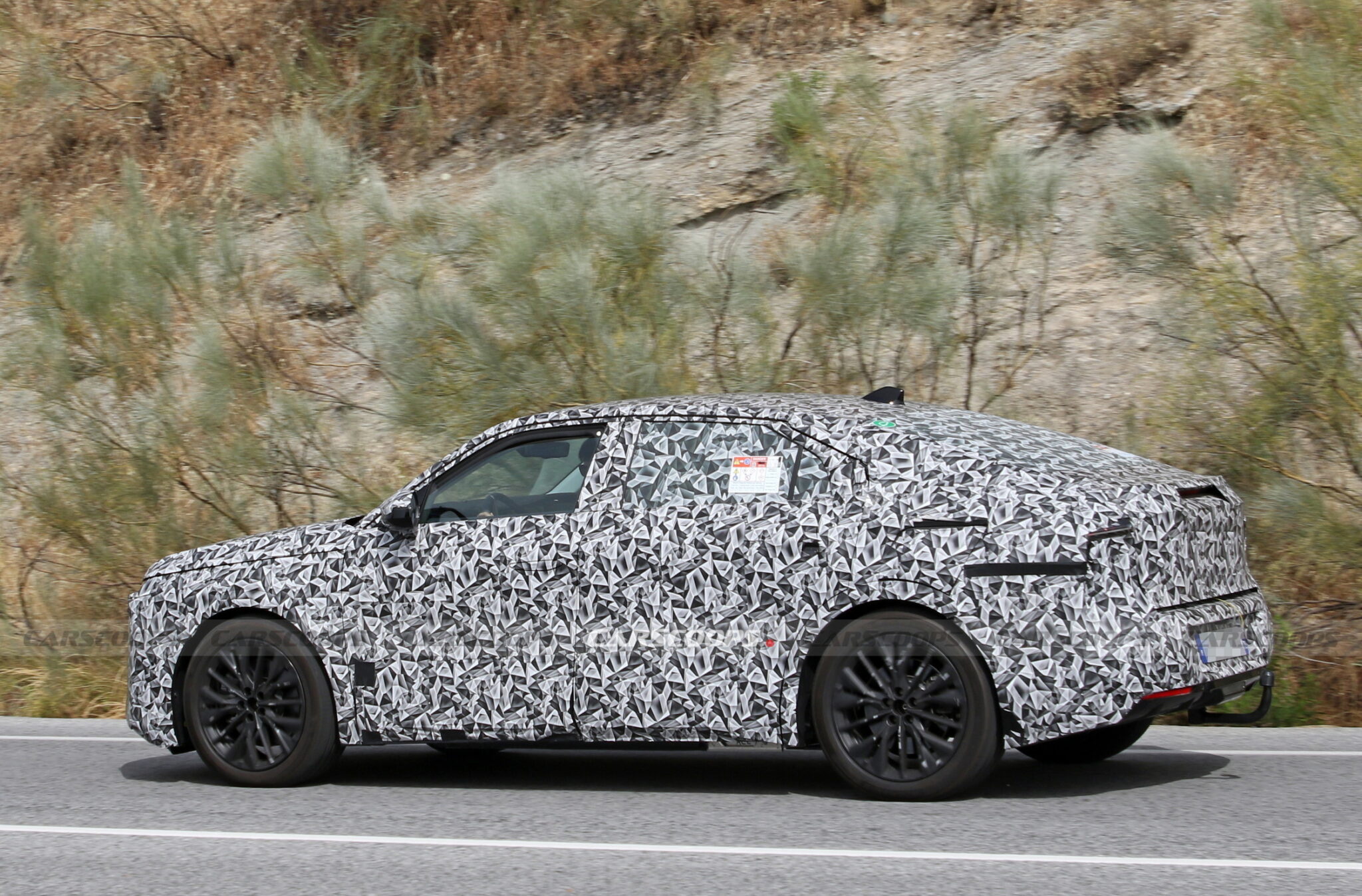 2025 DS8 Electric Crossover Shows Off High-Tech Cabin In Latest Spy ...