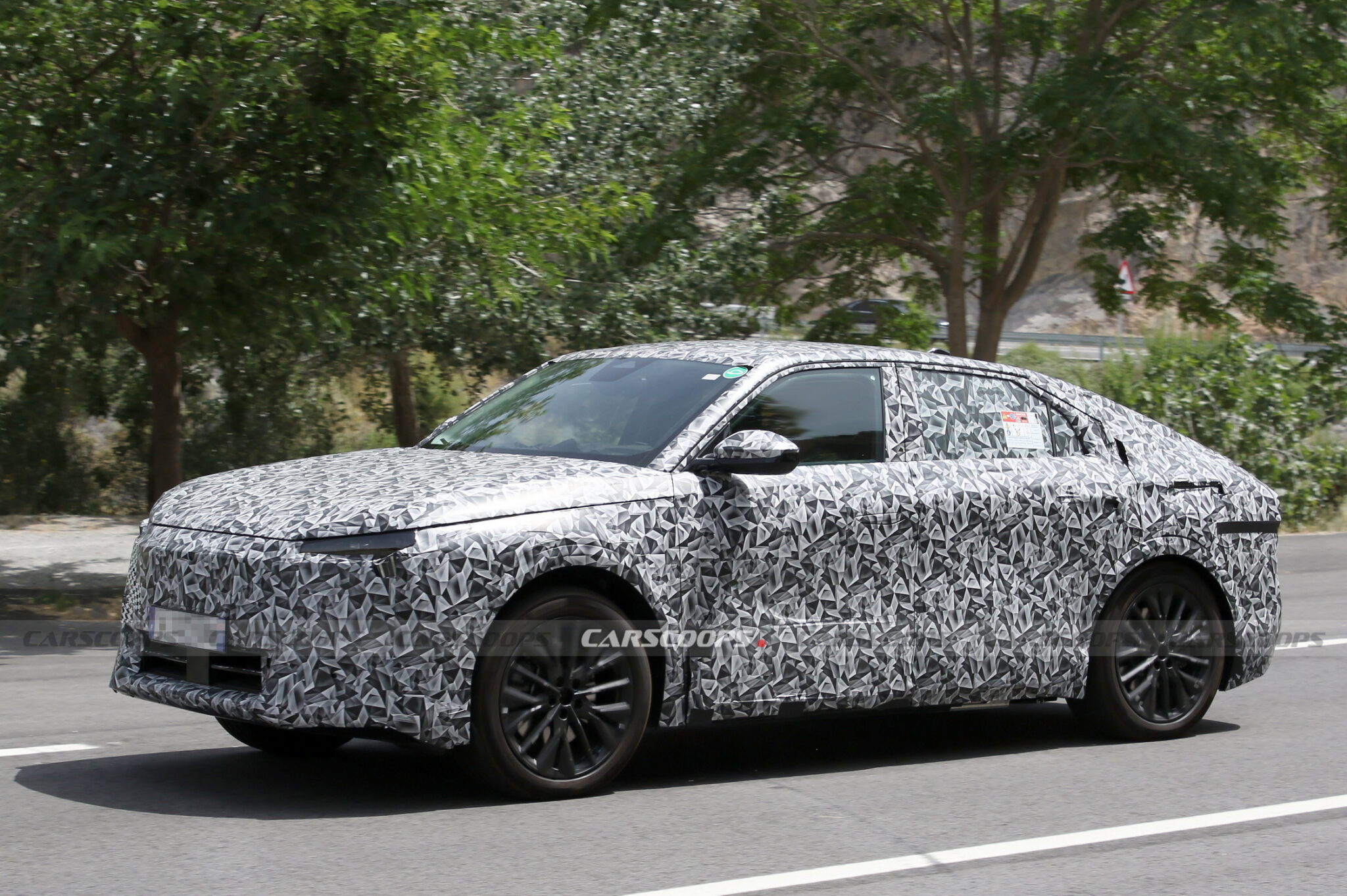 2025 DS8 Electric Crossover Shows Off High-Tech Cabin In Latest Spy ...