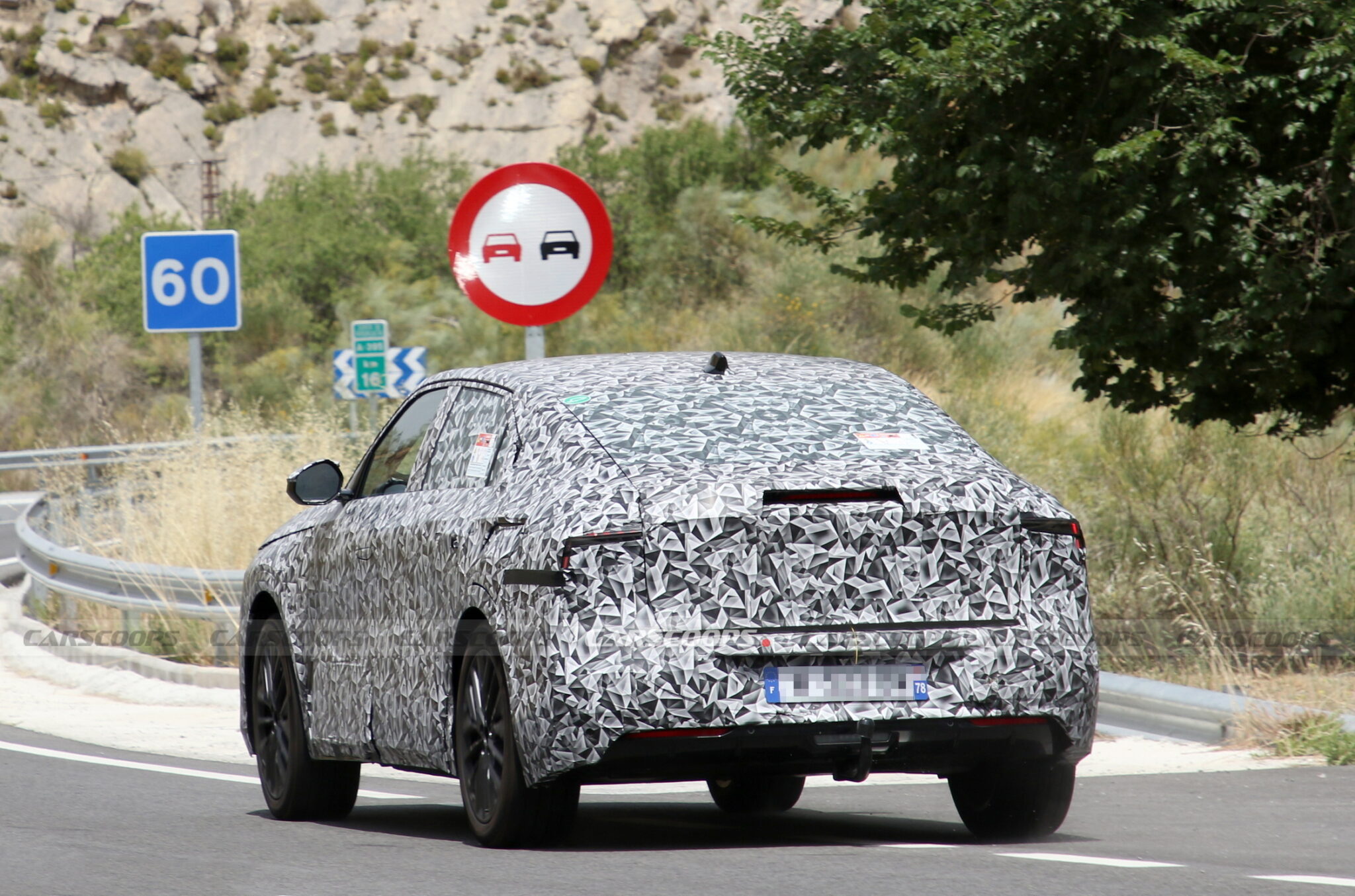 2025 DS8 Electric Crossover Shows Off High-Tech Cabin In Latest Spy ...