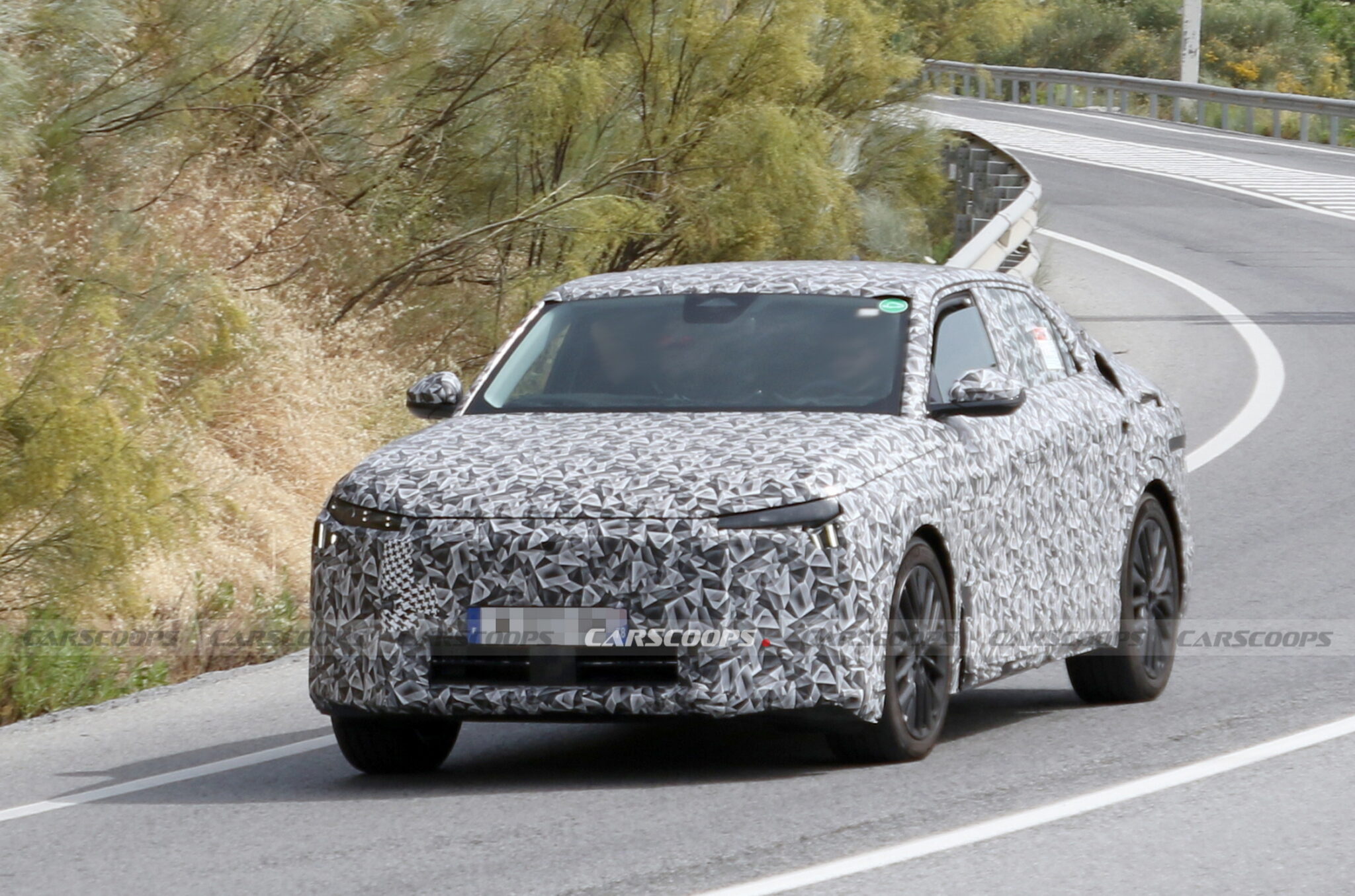 2025 DS8 Electric Crossover Shows Off High-Tech Cabin In Latest Spy ...