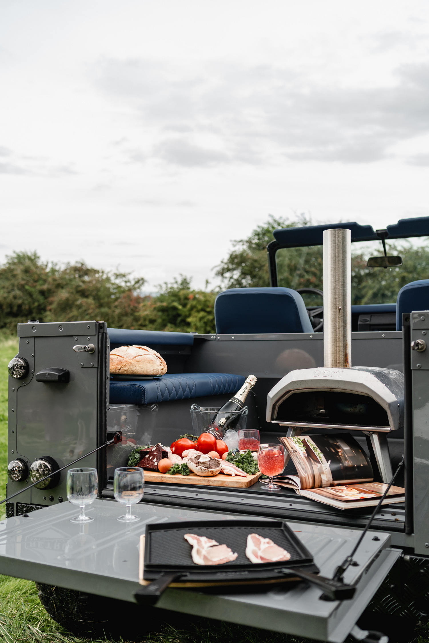 F1 Driver Lando Norris’ Other Car Is A Roofless Land Rover Defender ...