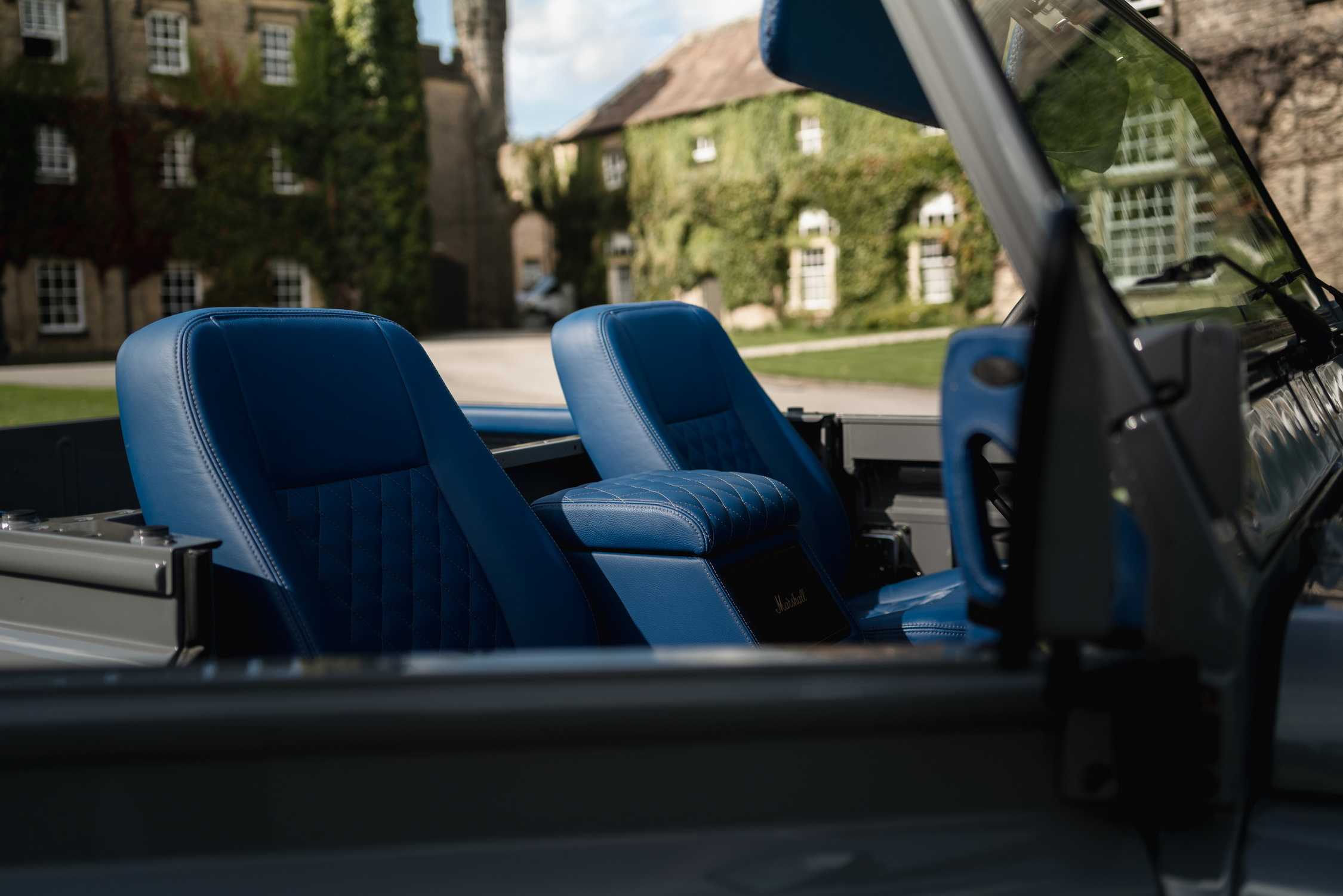 F1 Driver Lando Norris’ Other Car Is A Roofless Land Rover Defender ...