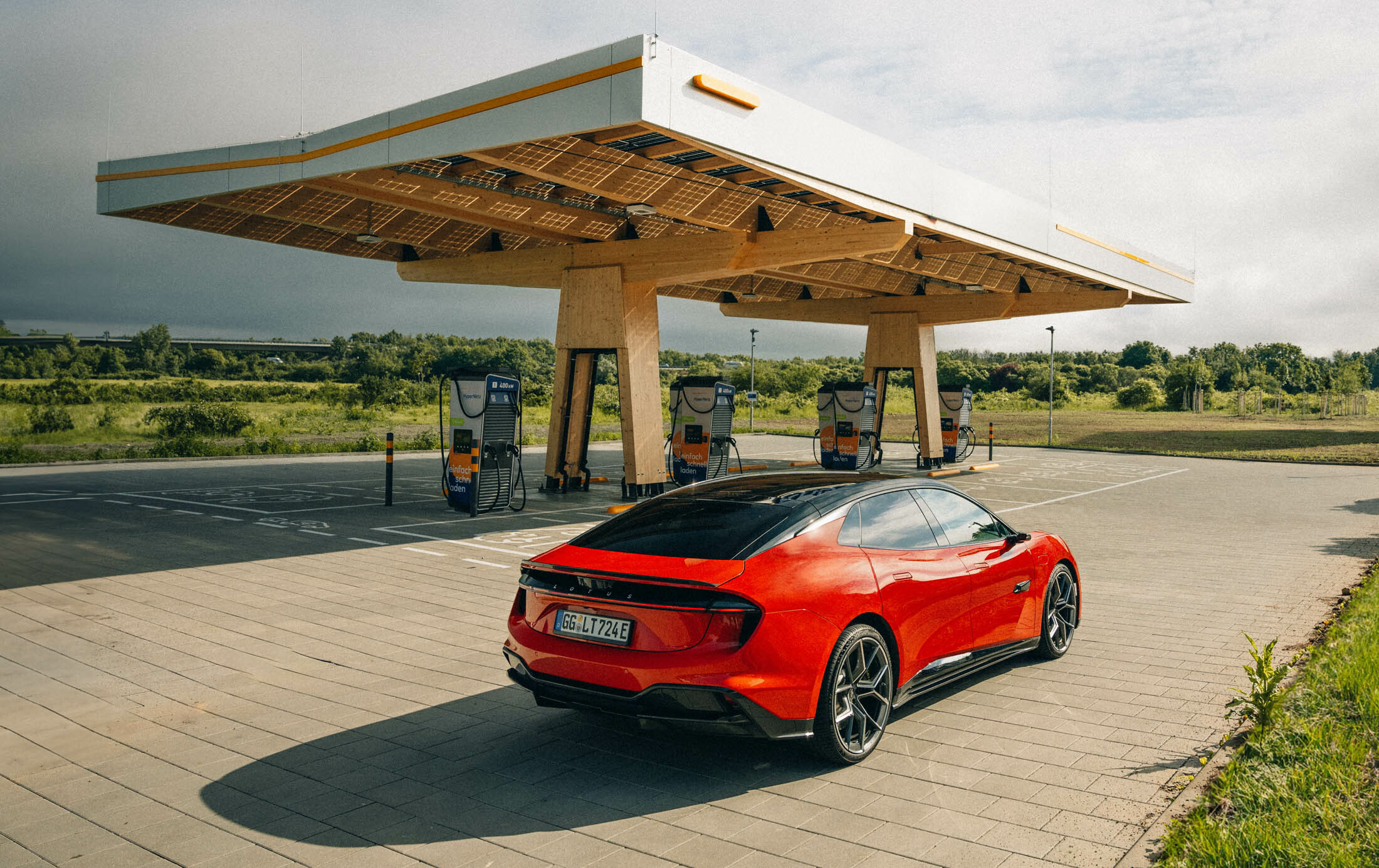 Lotus Emeya Beats Electric Rivals In Charging Race, But ICE Cars Still ...