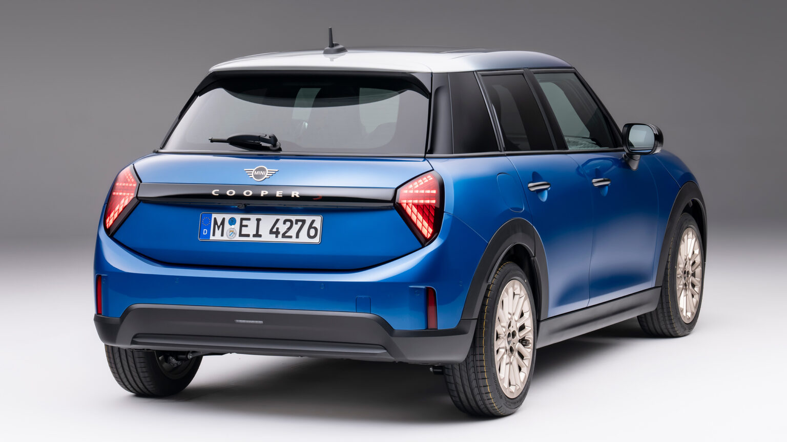 New MINI Cooper Grows Up With Longer 5-Door Hatch | Carscoops