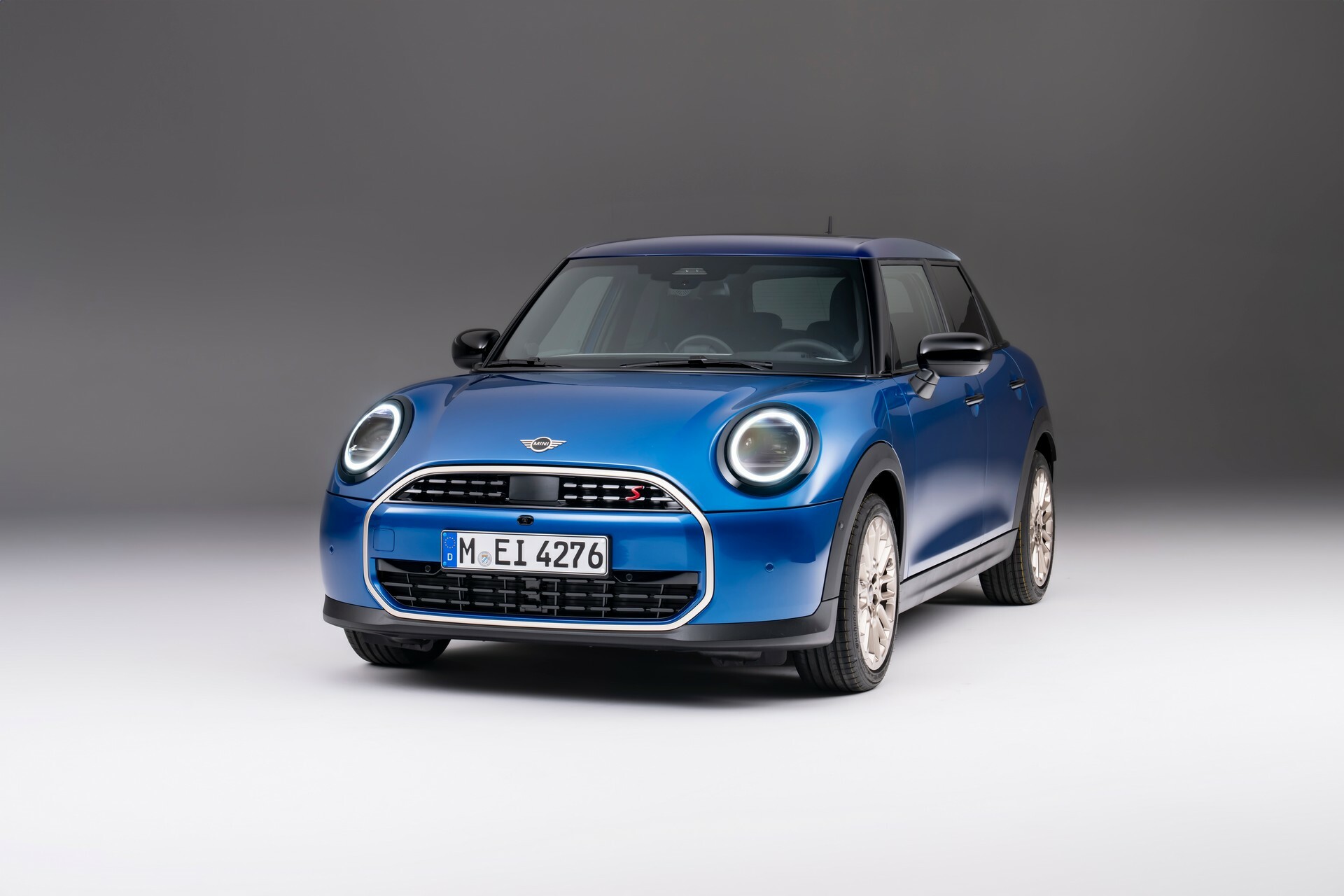 New MINI Cooper Grows Up With Longer 5-Door Hatch | Carscoops