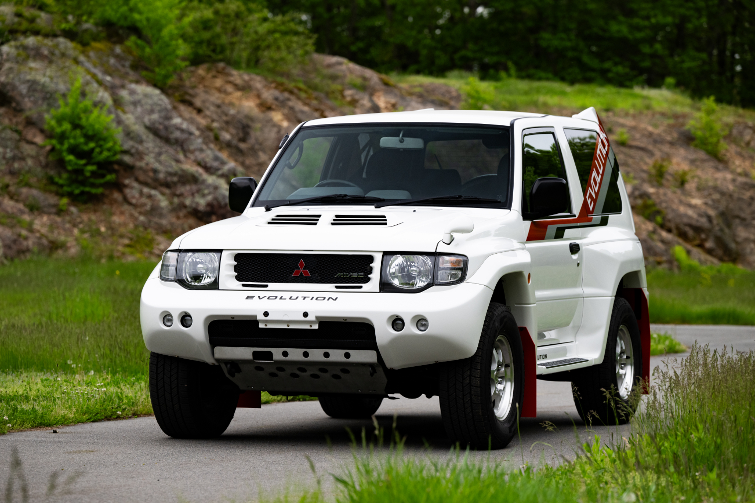 Pajero V6 Modified Mitsubishi Pajero GLS 2022 3.8P AT White
