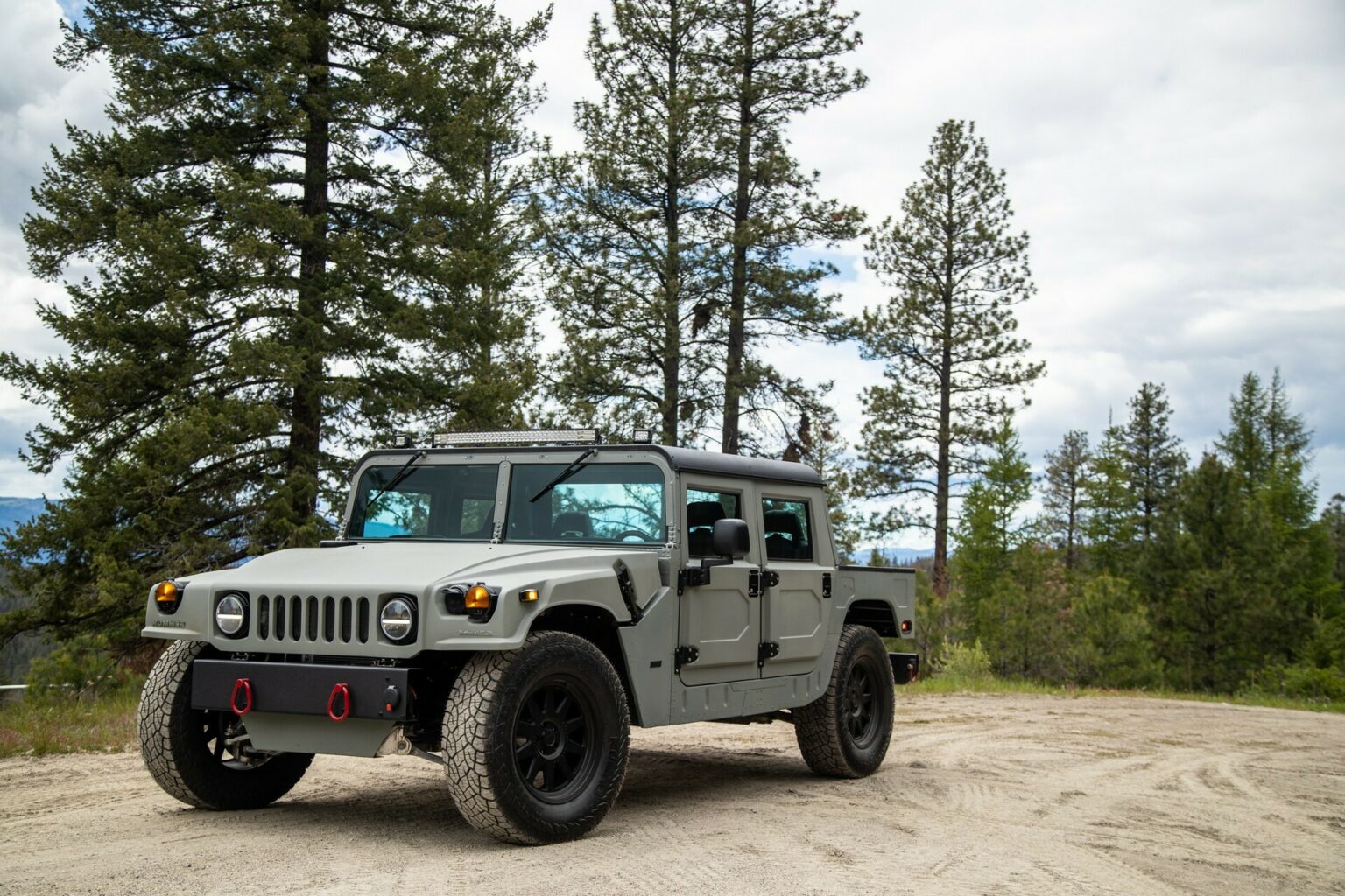 This 1000 HP Hummer H1 Electromod Has A Tesla Heart | Carscoops