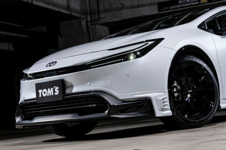 Tom’s Racing Gives The Toyota Prius Aero Wings | Carscoops