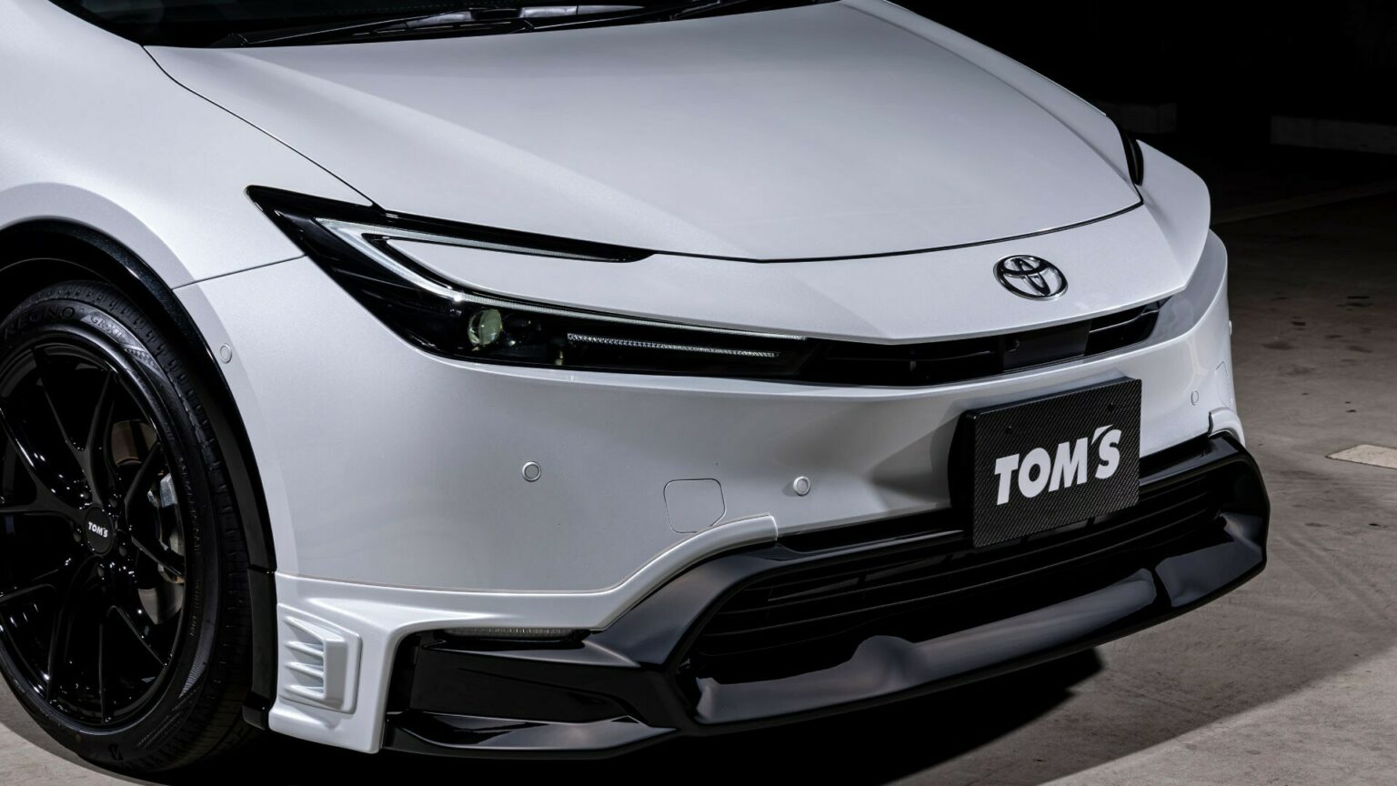 Tom’s Racing Gives The Toyota Prius Aero Wings | Carscoops