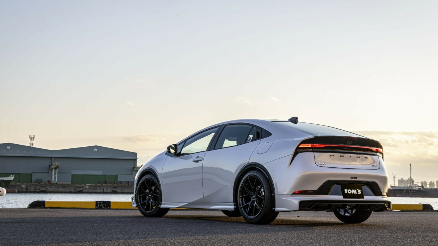 Tom’s Racing Gives The Toyota Prius Aero Wings | Carscoops