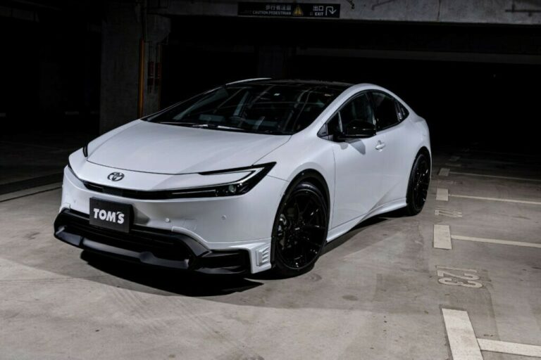 Tom’s Racing Gives The Toyota Prius Aero Wings | Carscoops