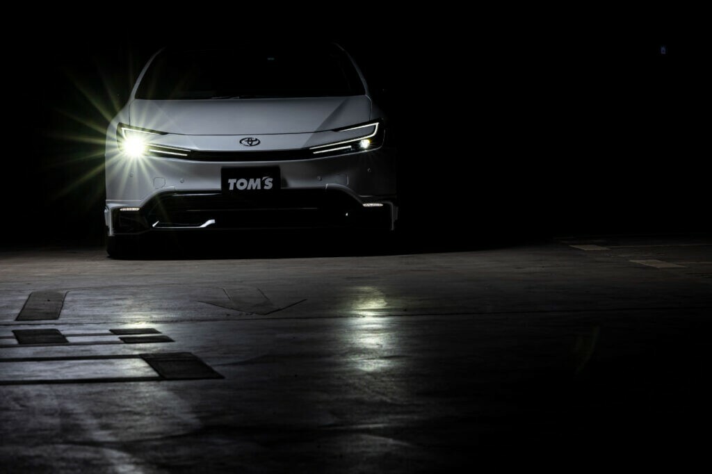 Tom’s Racing Gives The Toyota Prius Aero Wings | Carscoops