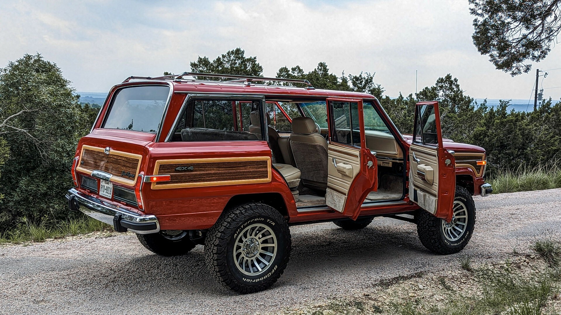 Old School Jeep Grand Wagoneer Gets A Hellcat Redeye-Powered Bite ...