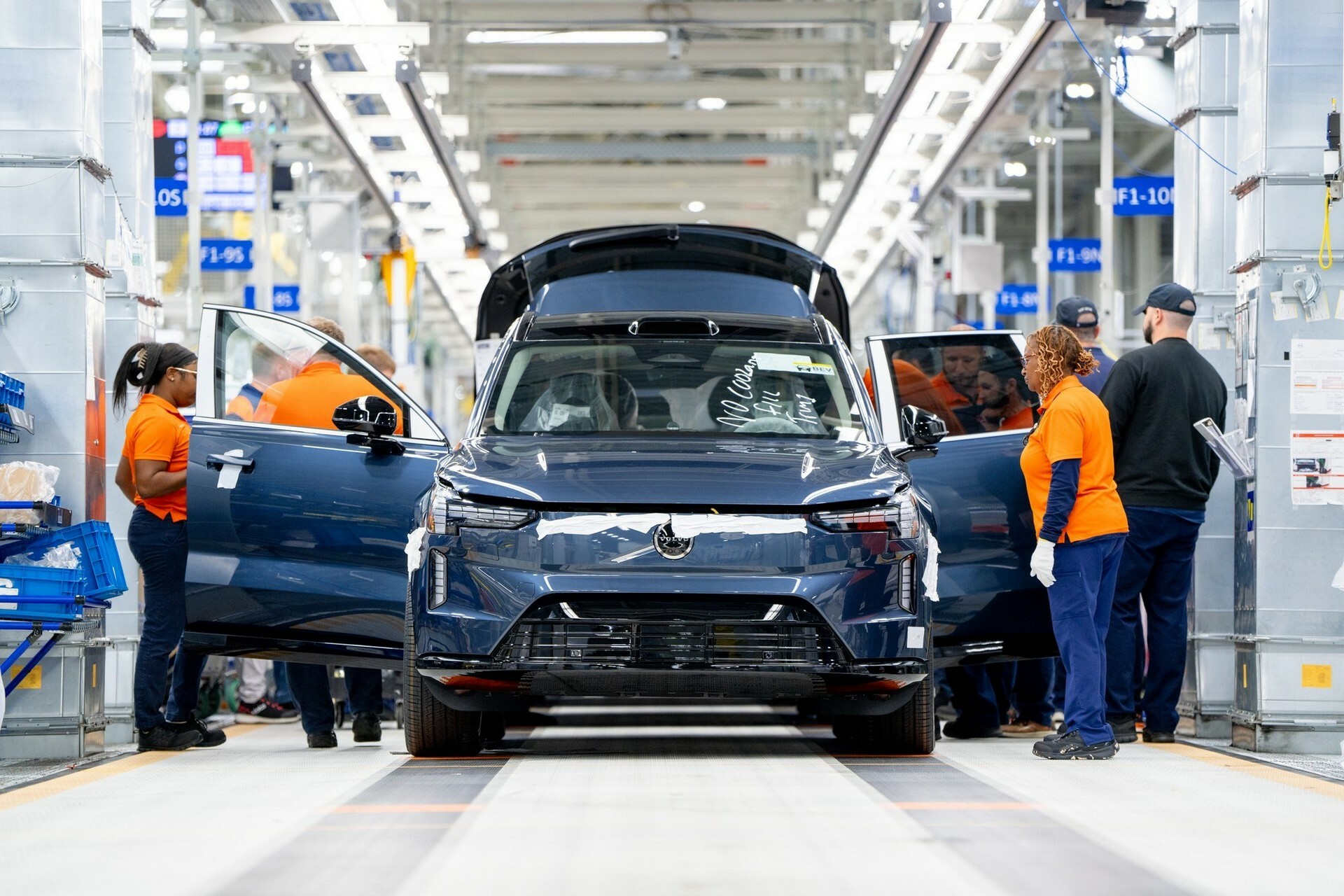 Volvo Keeps Selling More Cars While Cutting More Jobs | Carscoops