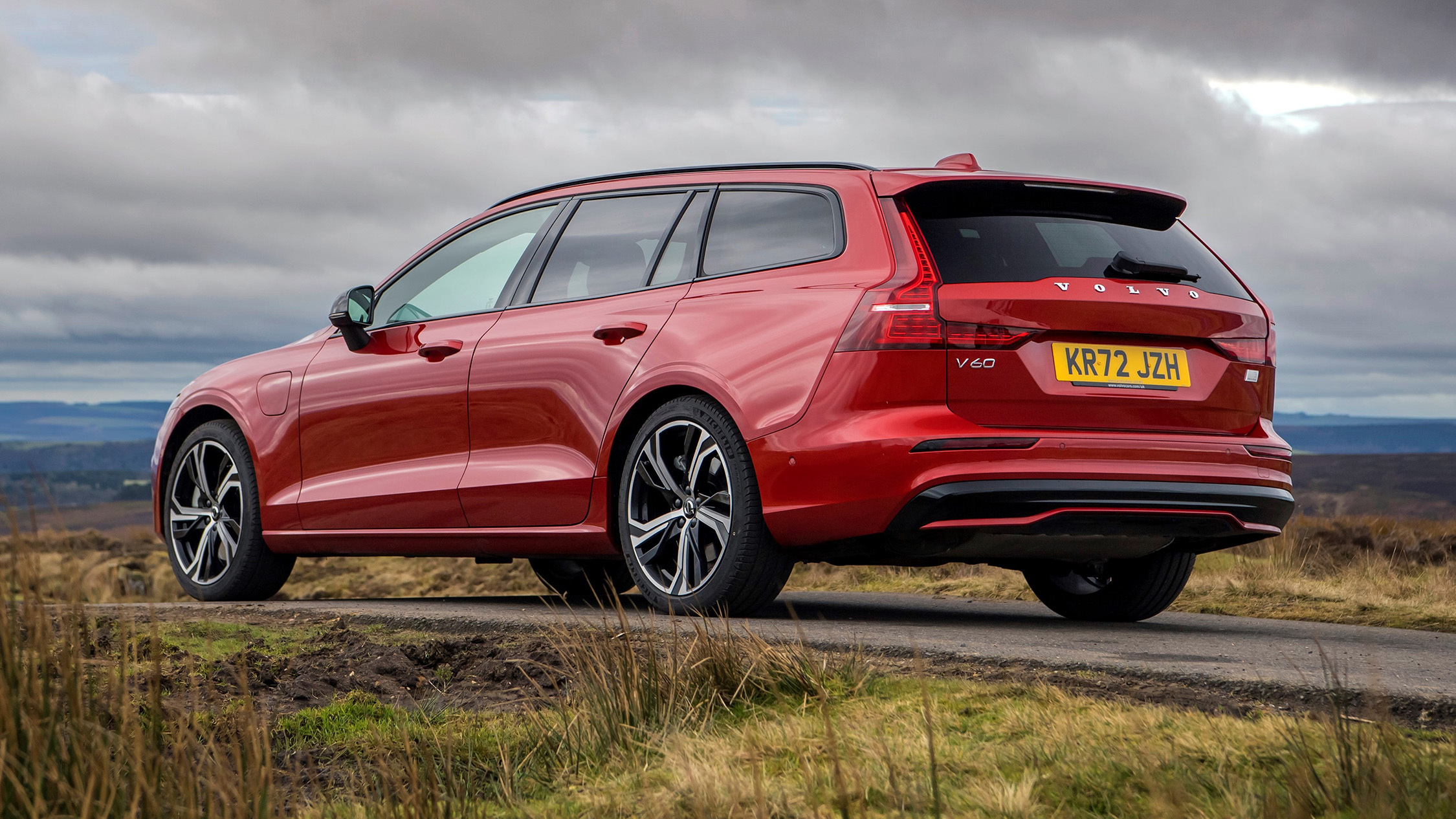 Customer Demand Forces Volvo To Bring Back V60 And V90 Wagons To UK ...