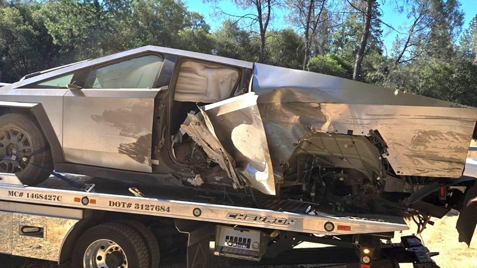 Cybertruck’s Stainless Steel Shield Shows Its Worth In Brutal Crash ...