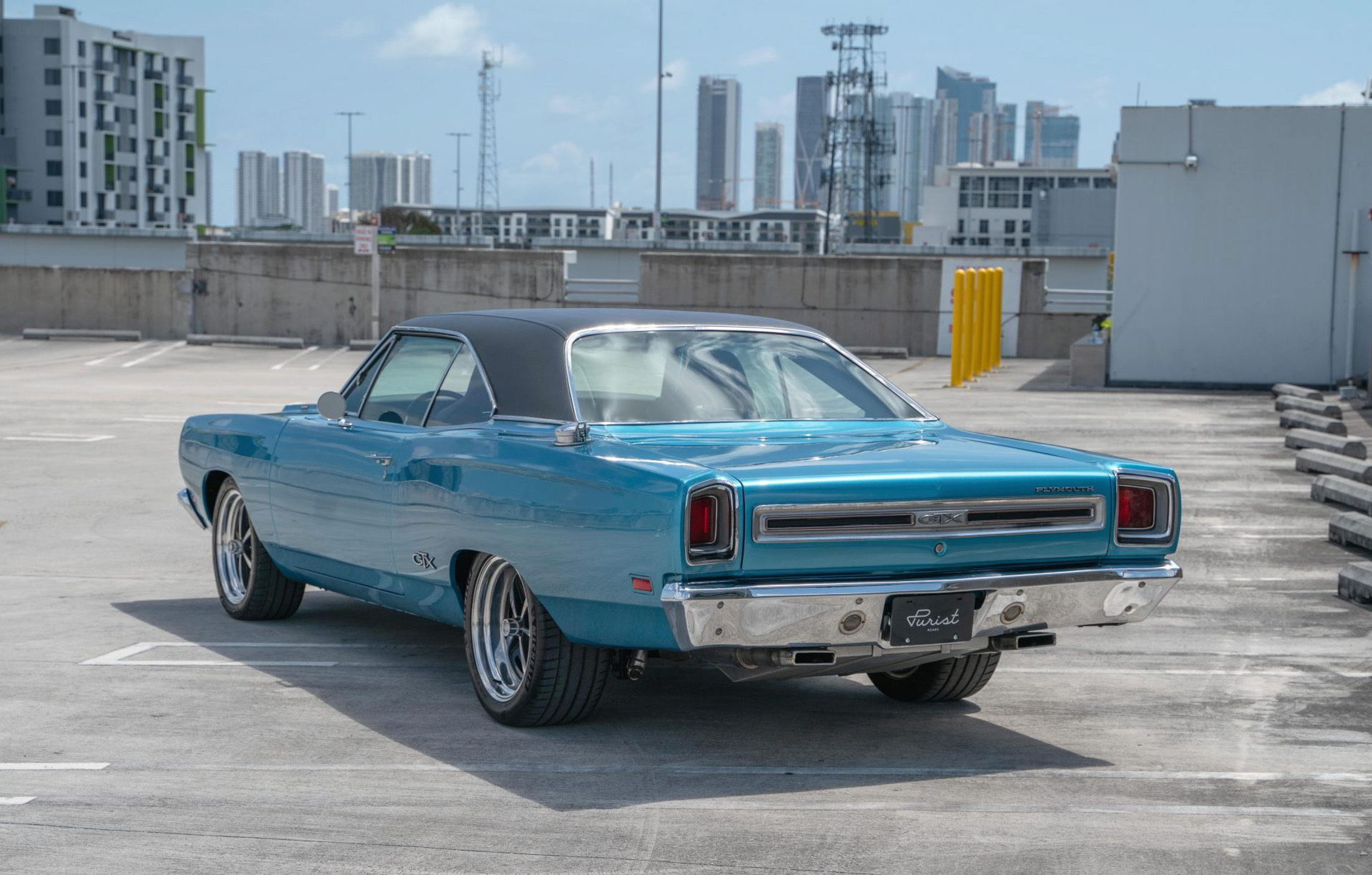 Supercharged, Viper V10-Powered Plymouth GTX Takes SRT Back To The ’60s ...