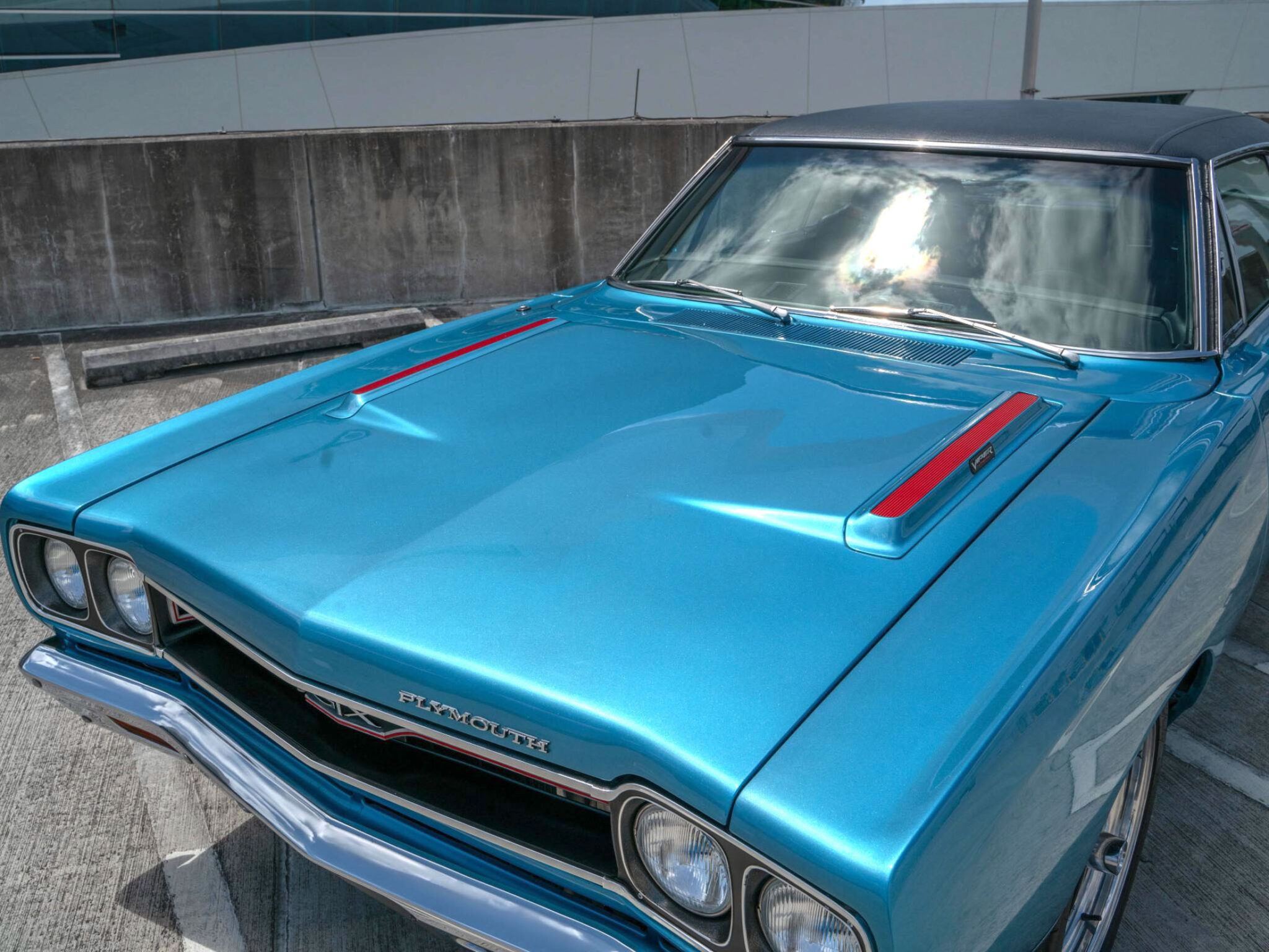 Supercharged, Viper V10-Powered Plymouth GTX Takes SRT Back To The ’60s ...