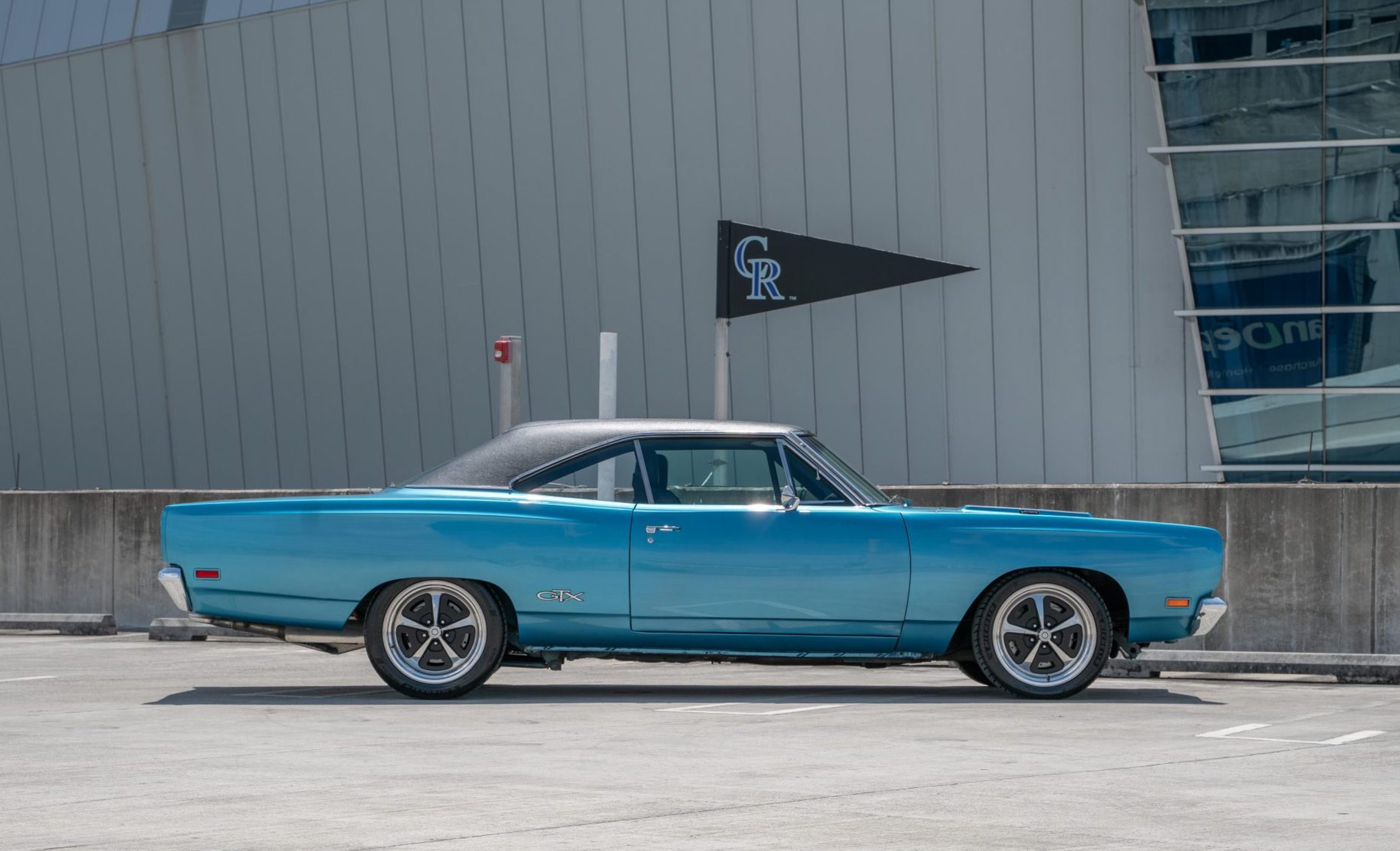 Supercharged, Viper V10-Powered Plymouth GTX Takes SRT Back To The ’60s ...