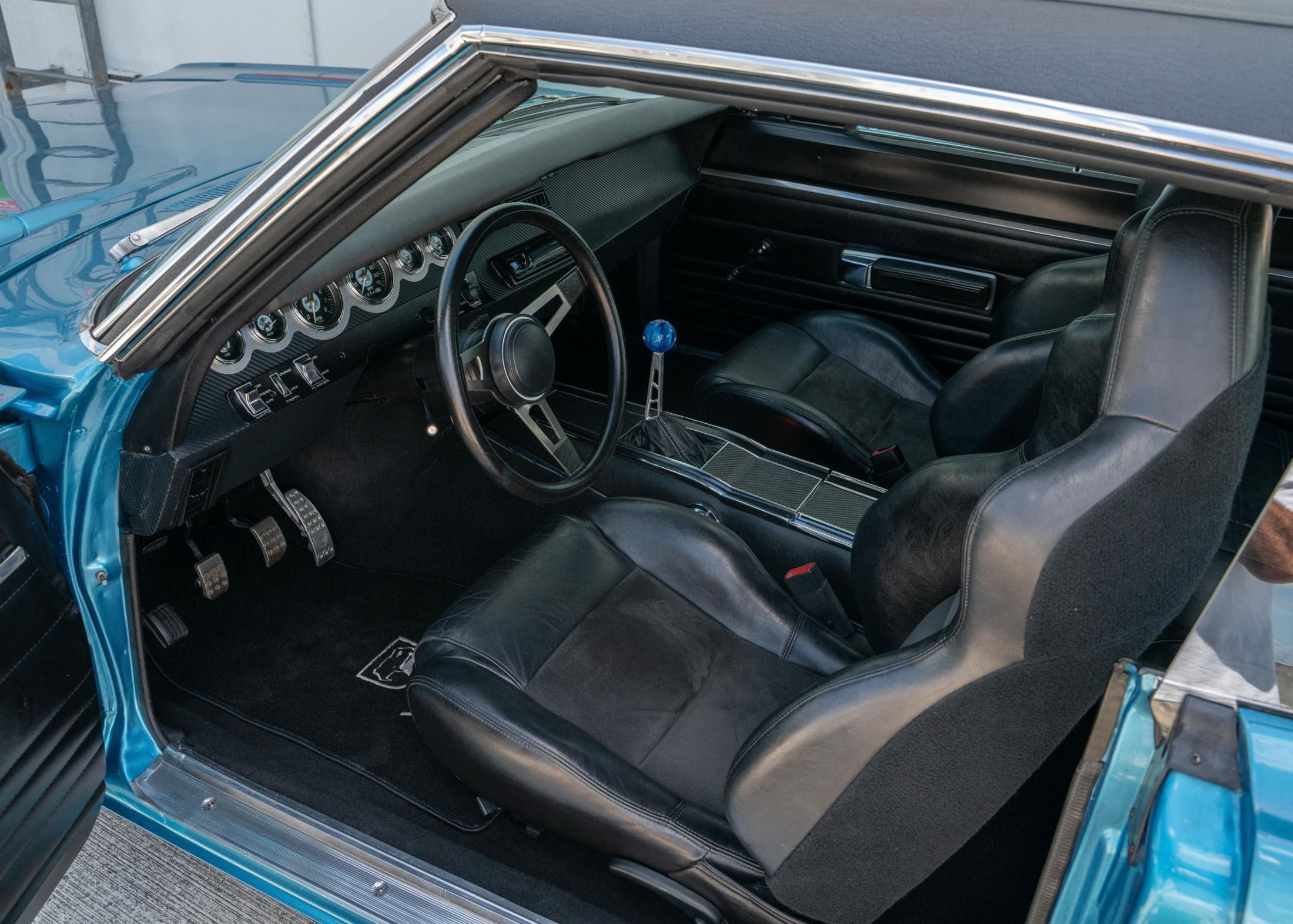 Supercharged, Viper V10-Powered Plymouth GTX Takes SRT Back To The ’60s ...