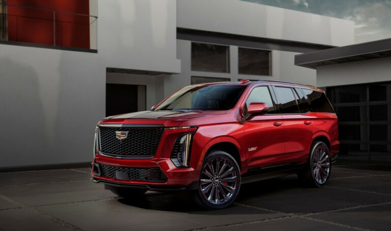 2025 Cadillac Escalade Gets A Jaw-Dropping Interior With 55-Inch ...