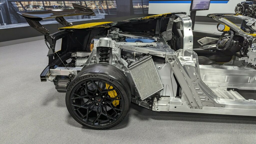 2025 Corvette ZR1 Is A 1,064 HP Hypercar With 215+ MPH Top Speed ...