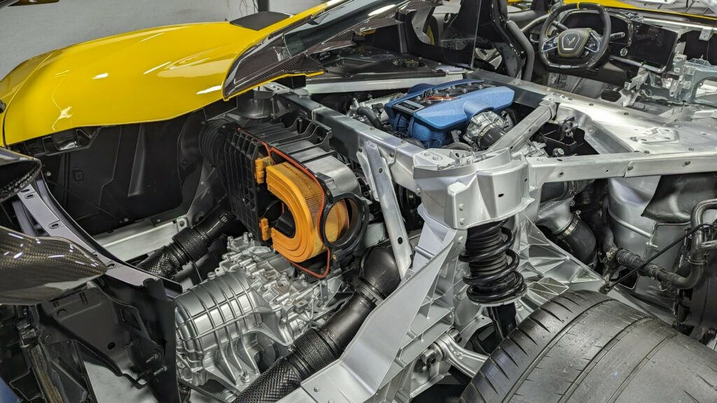 2025 Corvette ZR1 Is A 1,064 HP Hypercar With 215+ MPH Top Speed ...