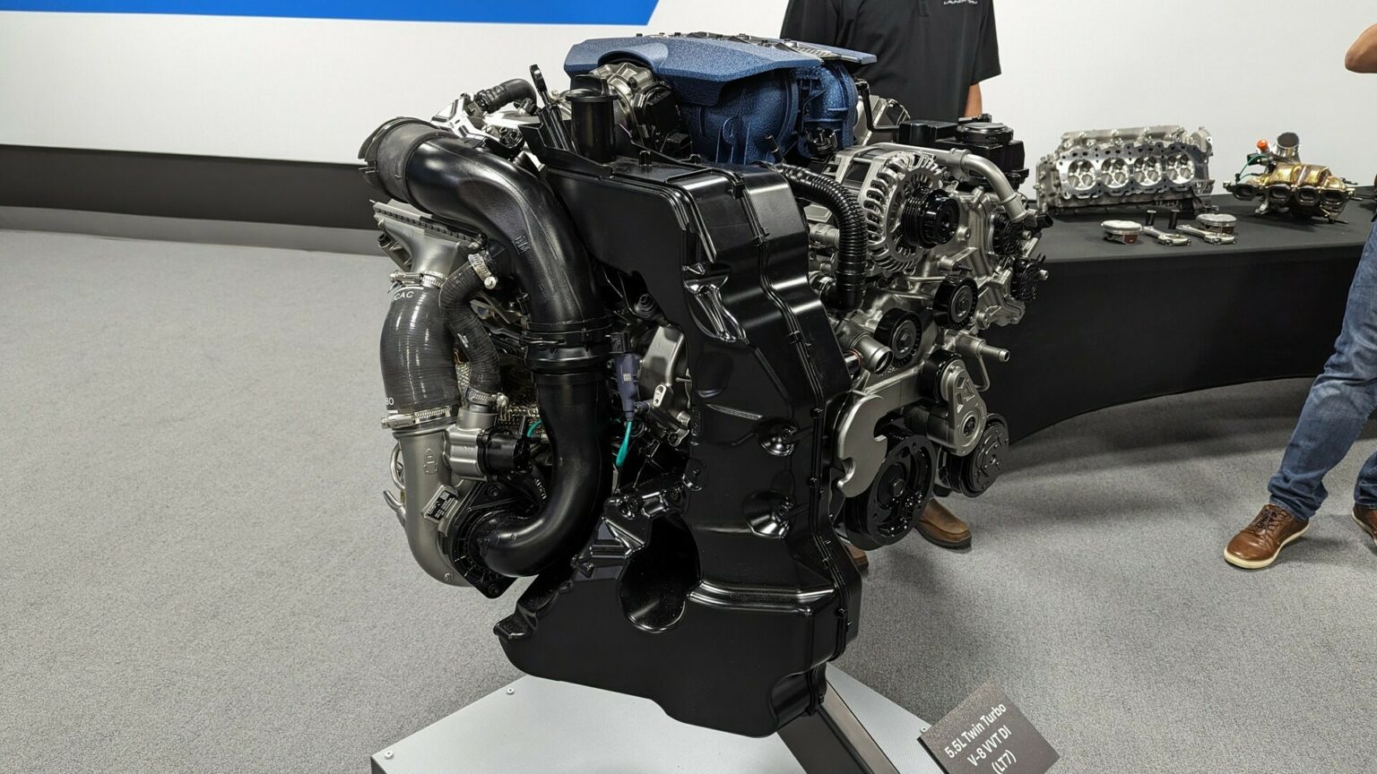 2025 Corvette ZR1 Is A 1,064 HP Hypercar With 215+ MPH Top Speed ...
