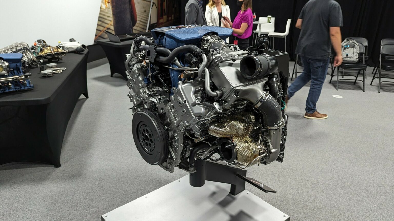 2025 Corvette ZR1 Is A 1,064 HP Hypercar With 215+ MPH Top Speed ...