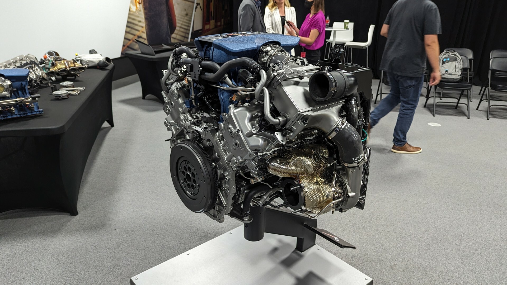 2025 Corvette ZR1 Is A 1,064 HP Hypercar With 215+ MPH Top Speed ...