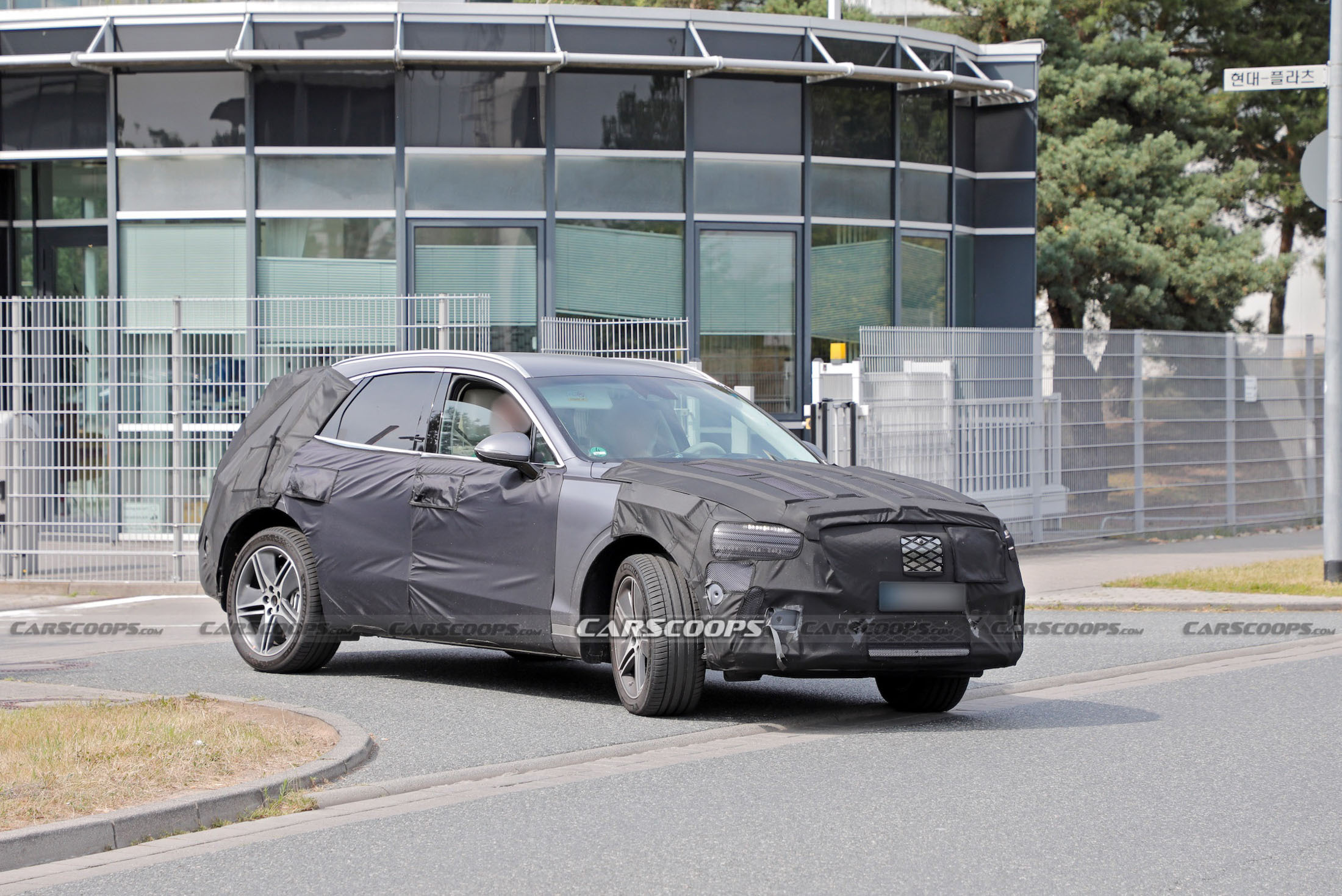 Facelifted Genesis GV70 Electrified Inbound With Massive Dashboard ...