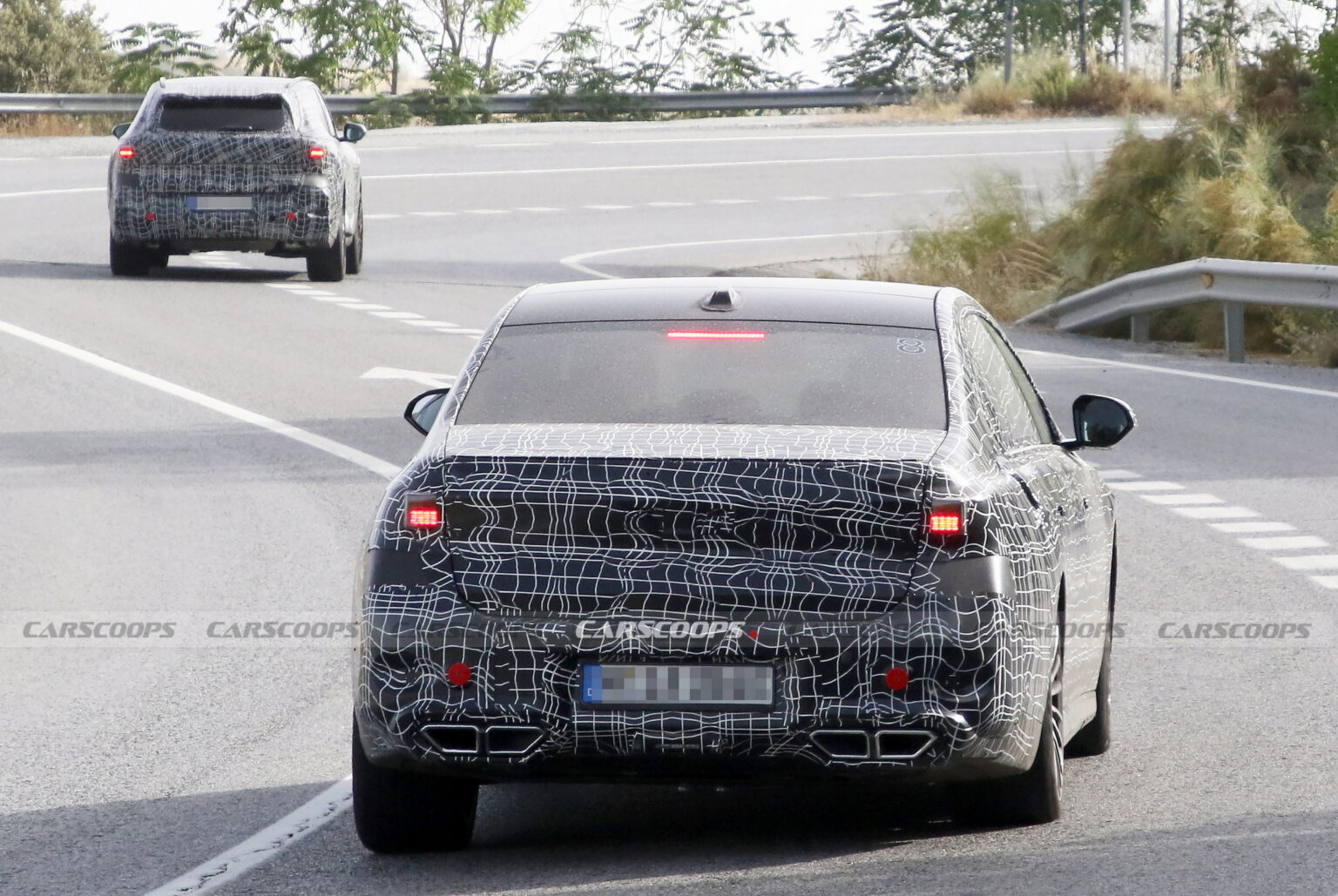 BMW 7-Series Facelift Could Arrive In 2026 | Carscoops