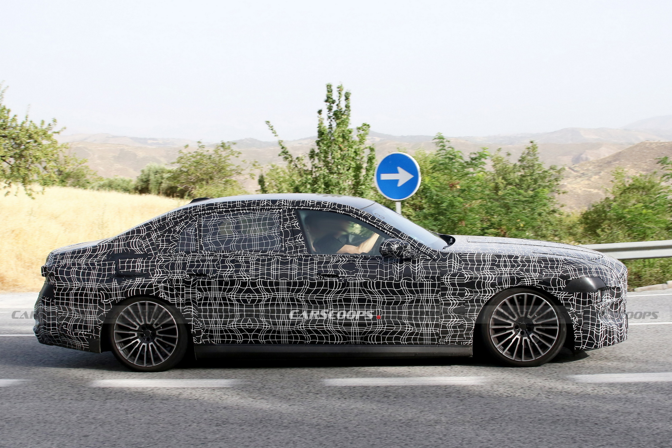 BMW 7-Series Facelift Could Arrive In 2026 | Carscoops