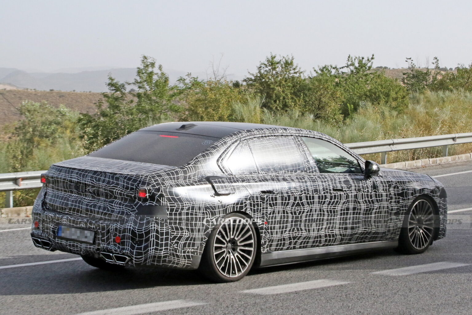 BMW 7-Series Facelift Could Arrive In 2026 | Carscoops