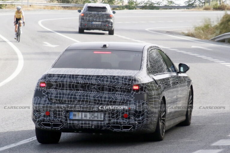 BMW 7-Series Facelift Could Arrive In 2026 | Carscoops