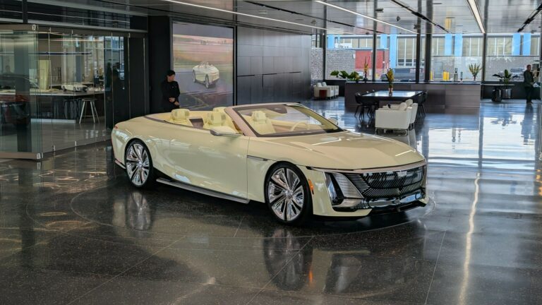 Cadillac Sollei Concept Is The Four-Seat Ultra-Luxury Convertible Of ...