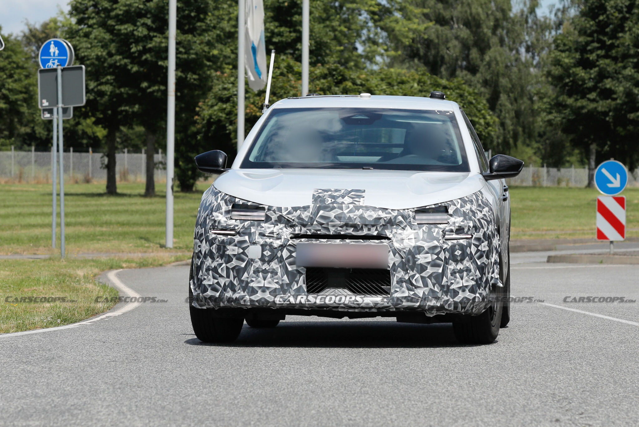 Facelifted Citroen C4 Tries To Adapt A Square C3 Peg Design To Its ...
