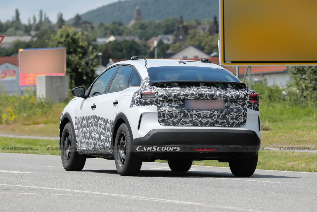 Facelifted Citroen C4 Tries To Adapt A Square C3 Peg Design To Its ...