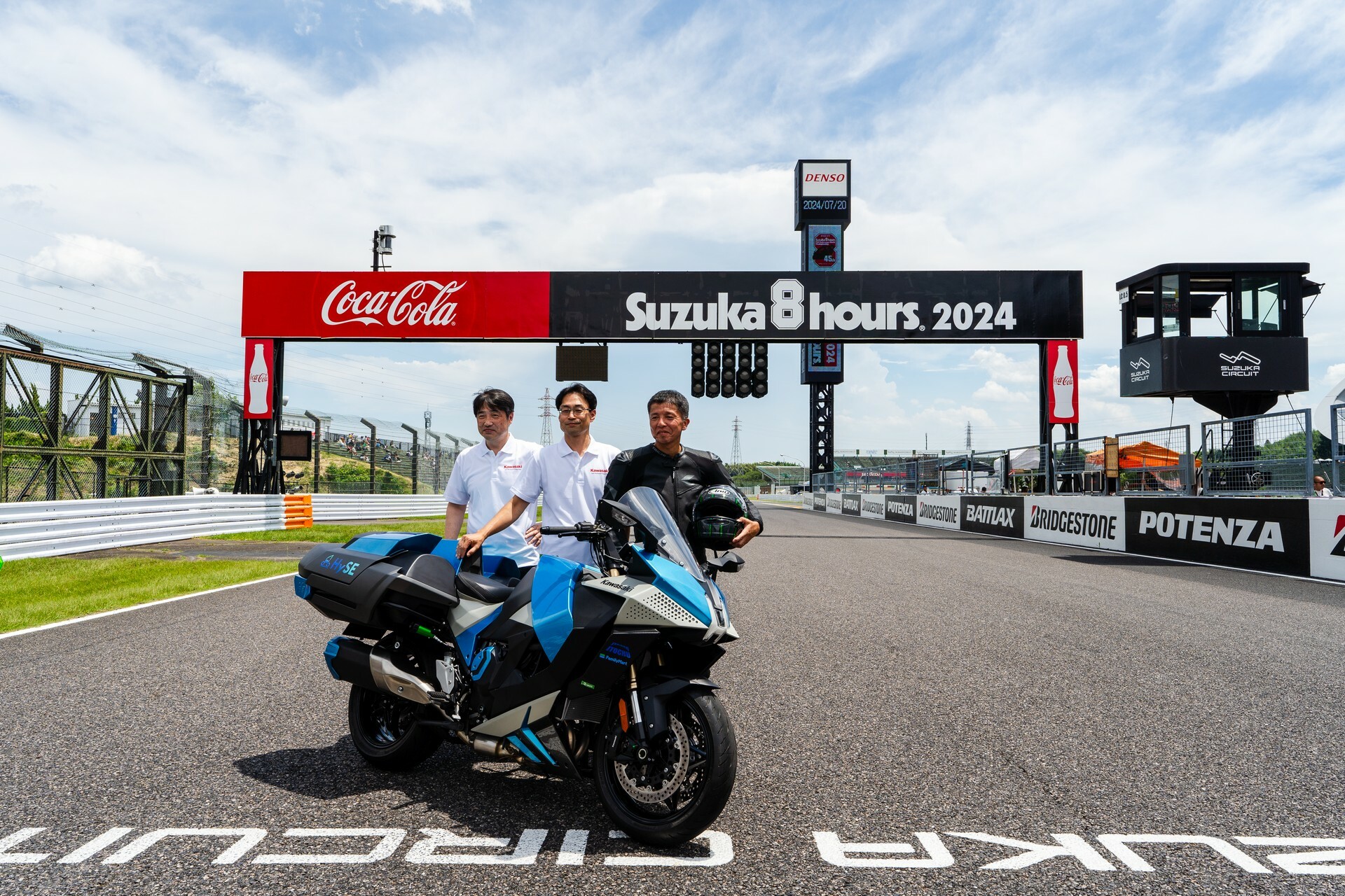 Kawasaki Showcases New Hydrogen-Powered Motorcycle | Carscoops