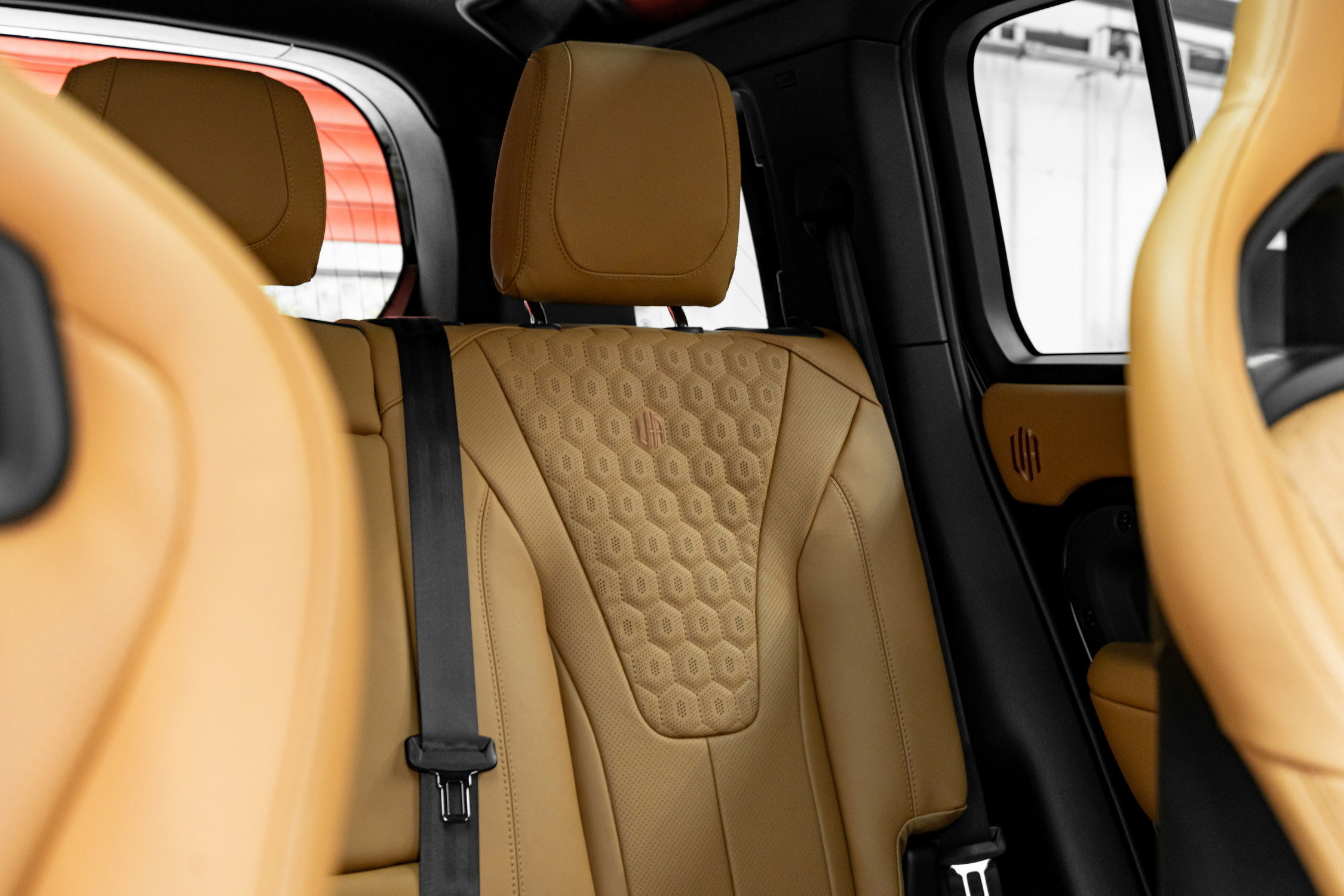 Forget Subtlety, Urban Turns Range Rover Sport Into A Carbon Fiber ...