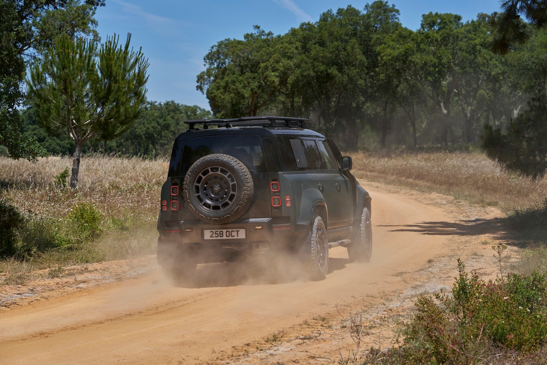 Land Rover’s Defender Octa To Spawn 2026 Dakar And World Rally-Raid ...