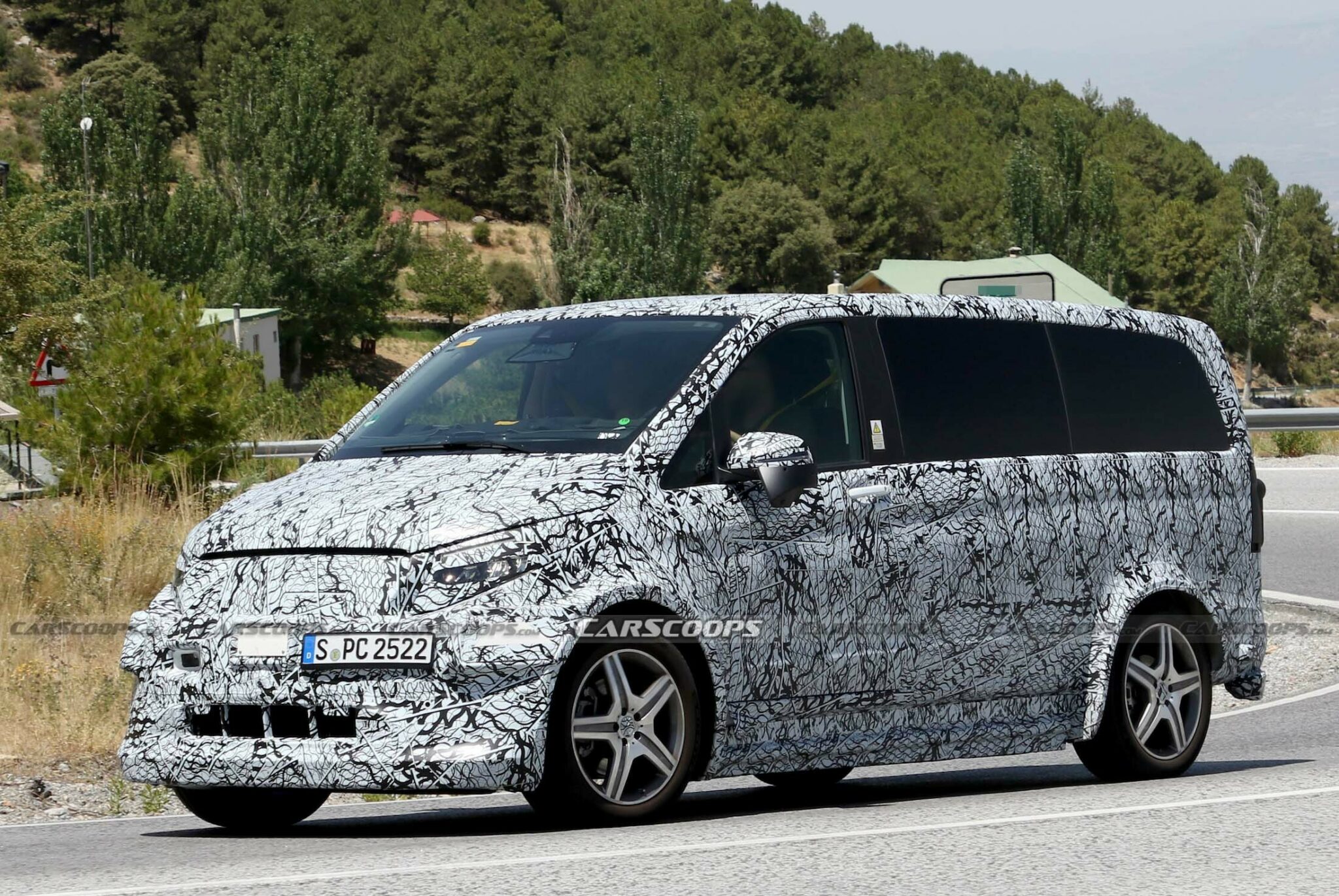 Mercedes V-Class Mule Hides US-Bound Luxury Electric Minivan Tech ...