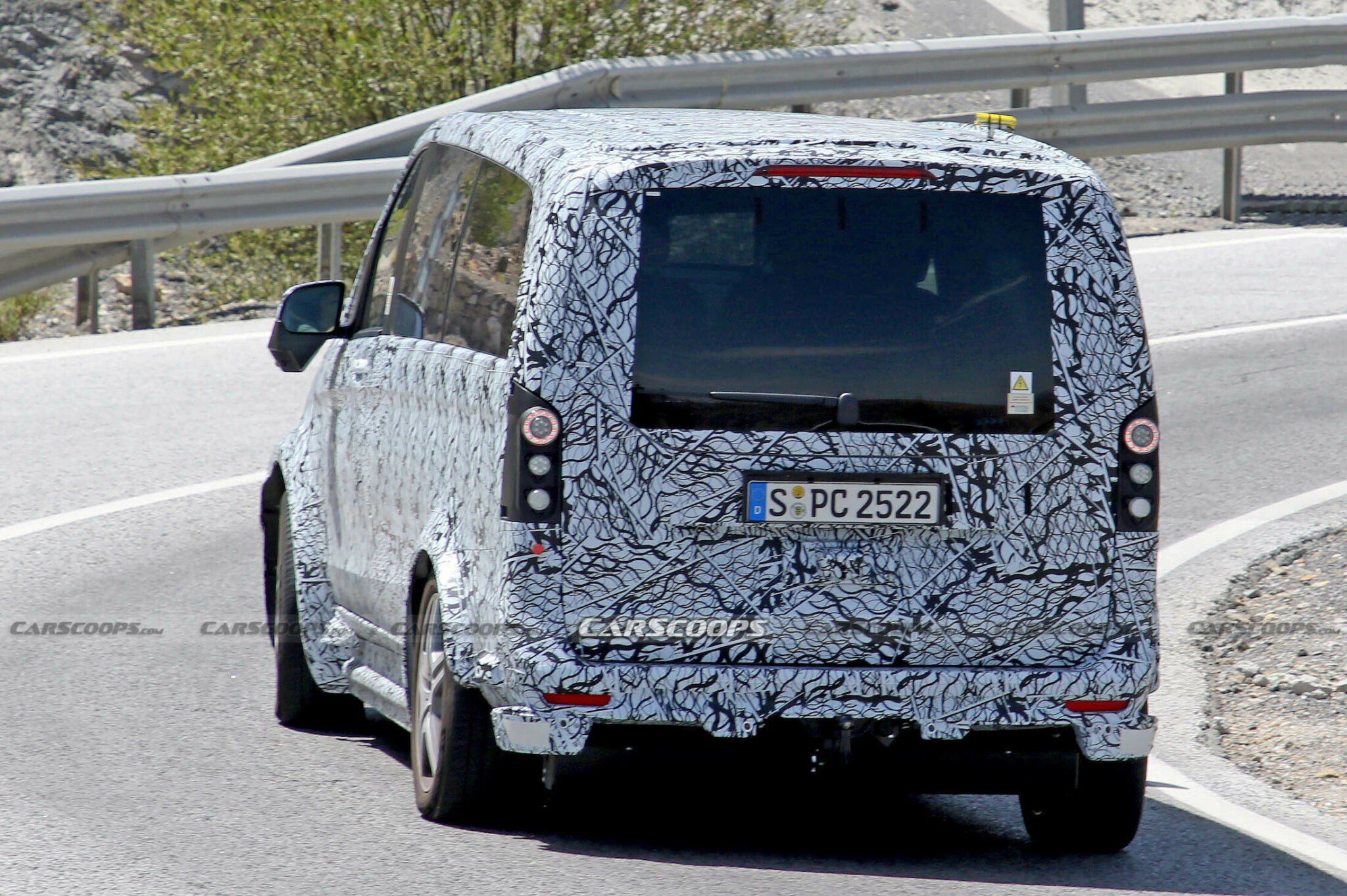 Mercedes V-Class Mule Hides US-Bound Luxury Electric Minivan Tech ...