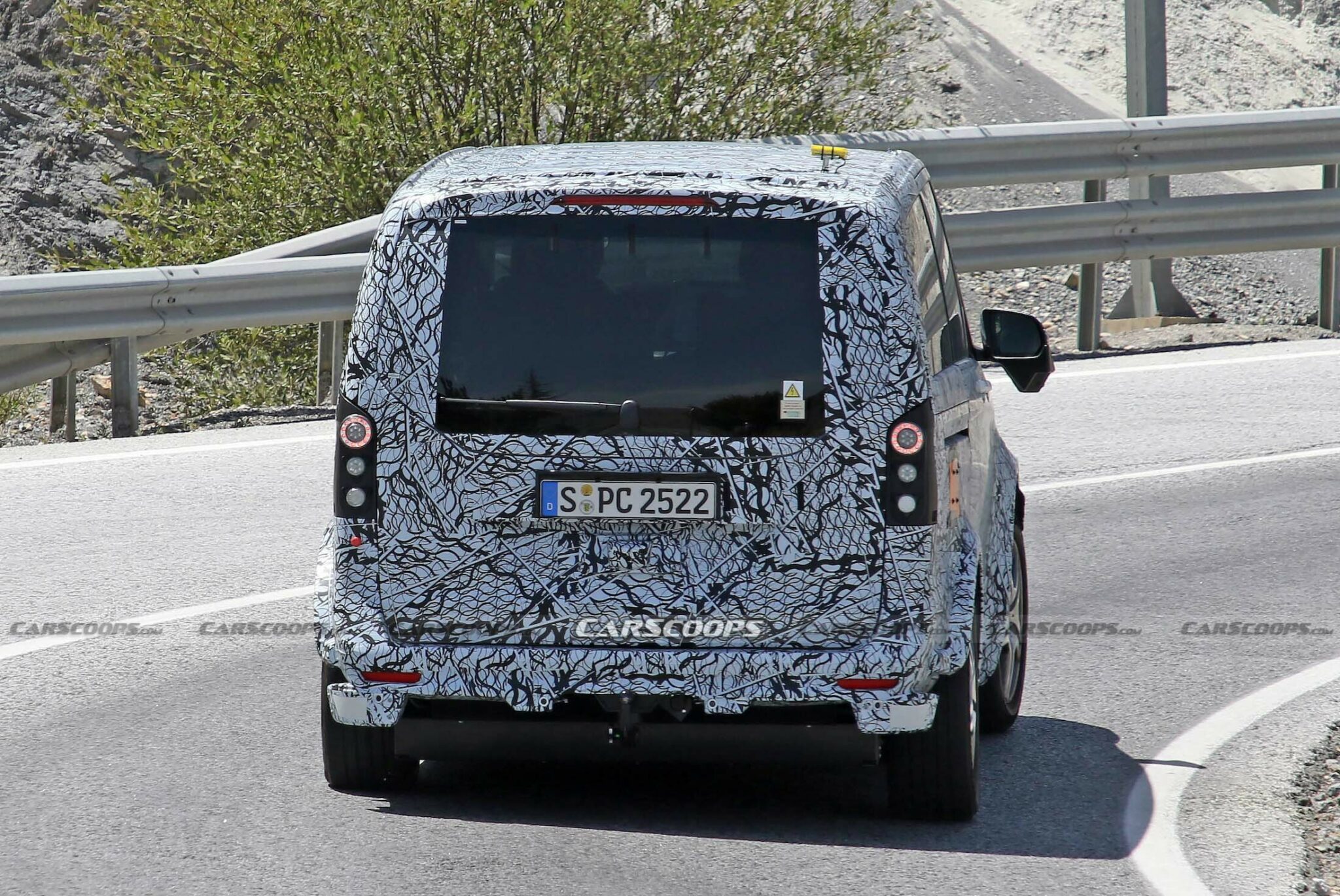 Mercedes V-Class Mule Hides US-Bound Luxury Electric Minivan Tech ...
