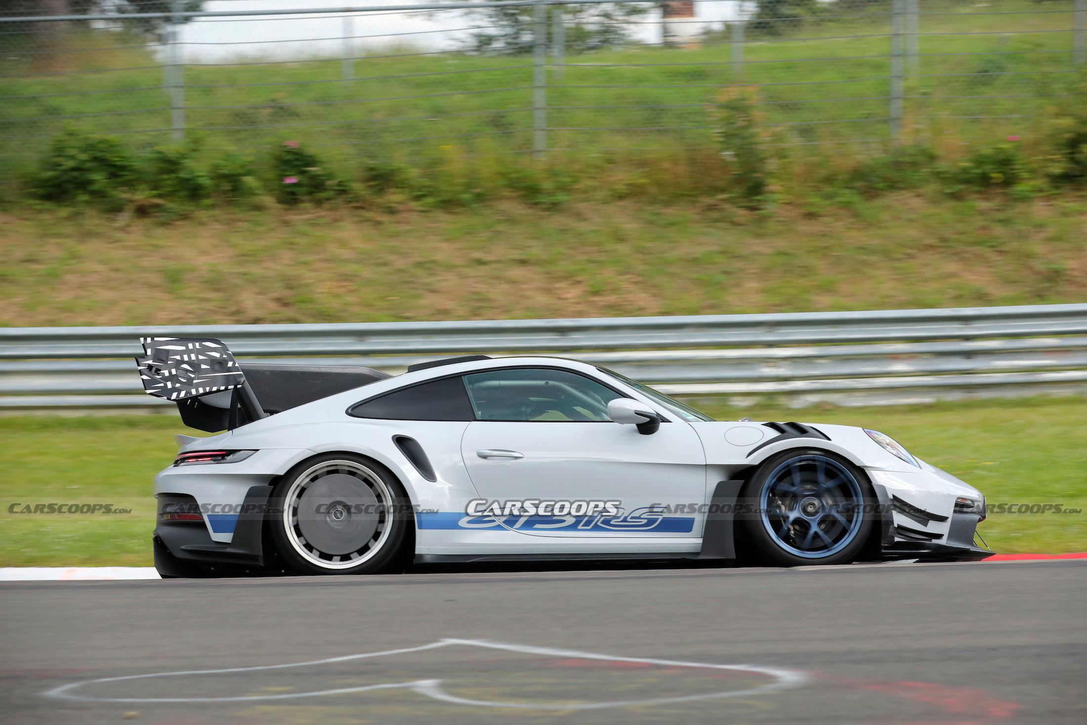 Manthey-Kitted Porsche 911 GT3 RS Jumps For Joy after Shedding Disguise ...