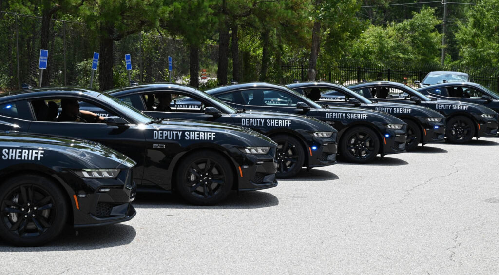 A South Carolina Sheriff Treated His Officers To 17 New Mustang GTs ...