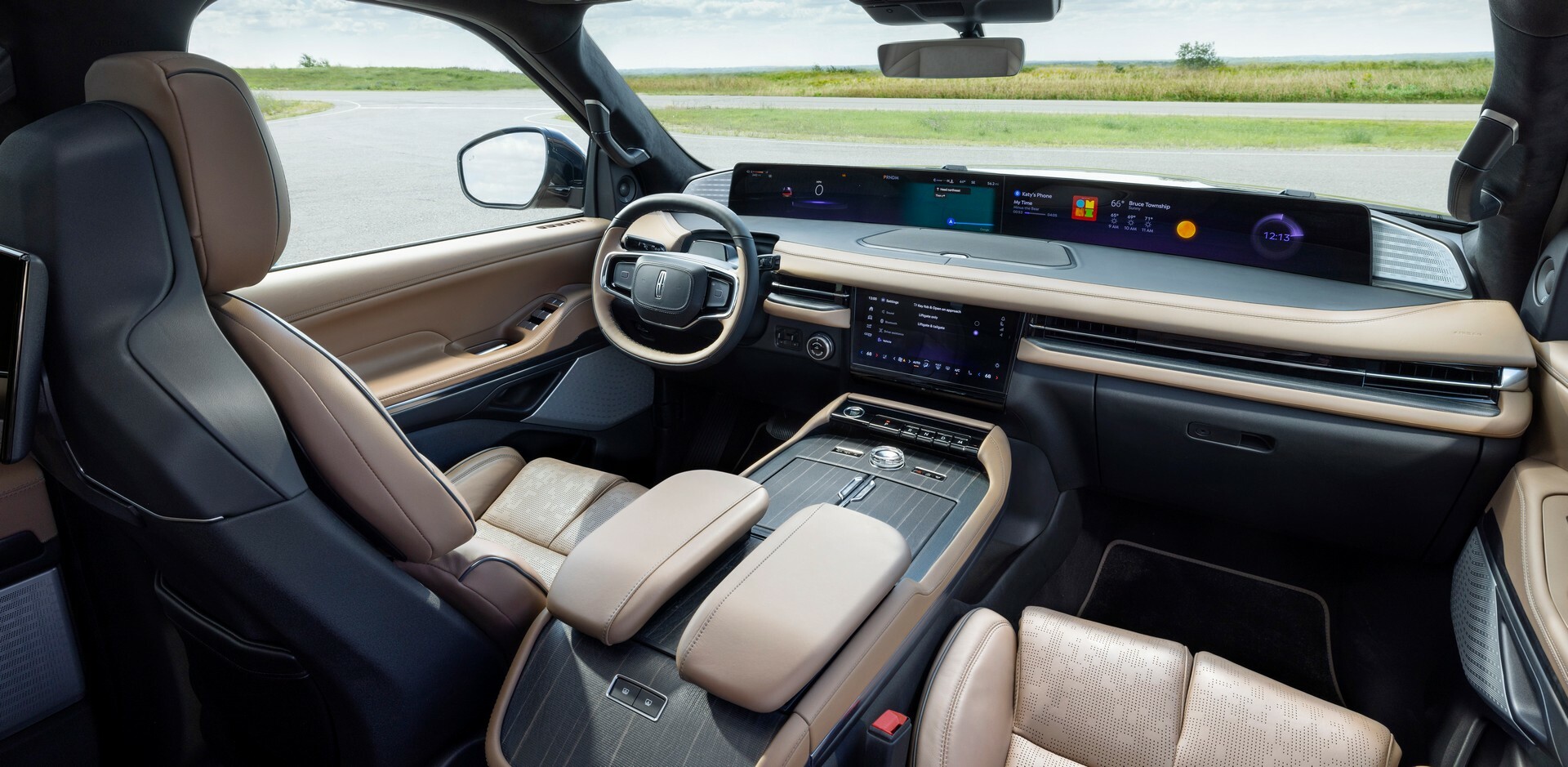Forget Subtlety, 2025 Lincoln Navigator Goes Full-Bling | Carscoops