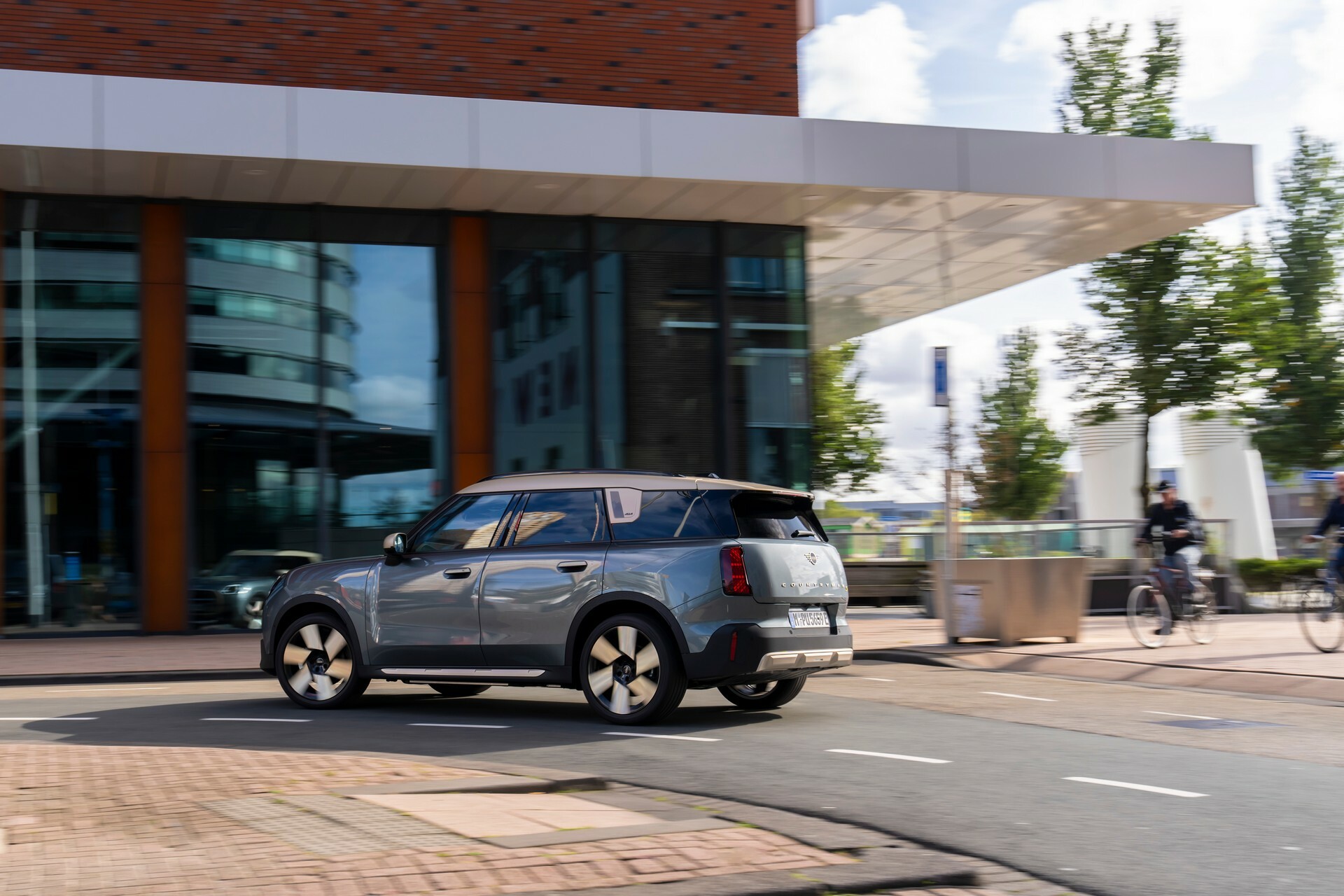 Mini Countryman EV Offers 212 Miles Of Range For $45,200 | Carscoops